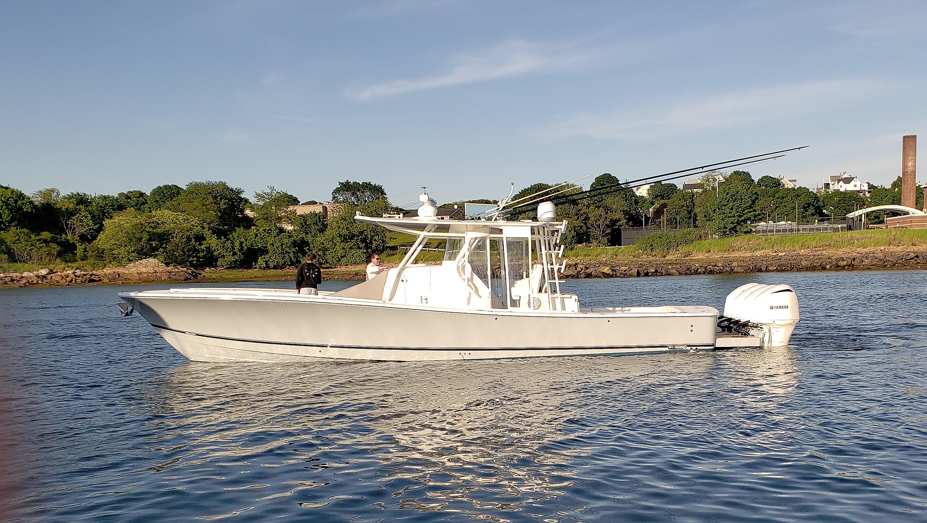 2018 Regulator 41 Center Console Walkaround Konsol till salu- YachtWorld