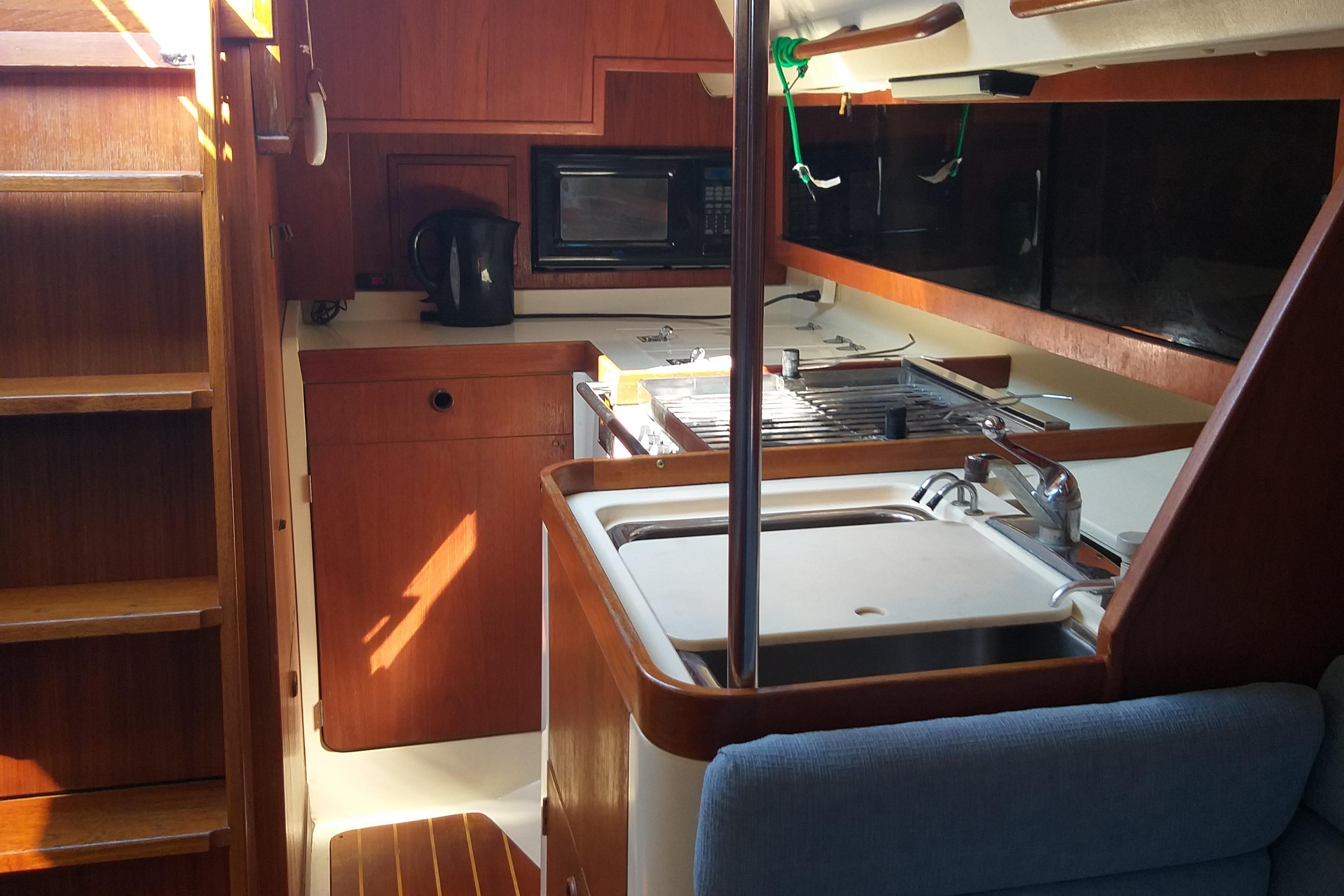 1988 CS 36 Merlin Racer/Cruiser for sale - YachtWorld