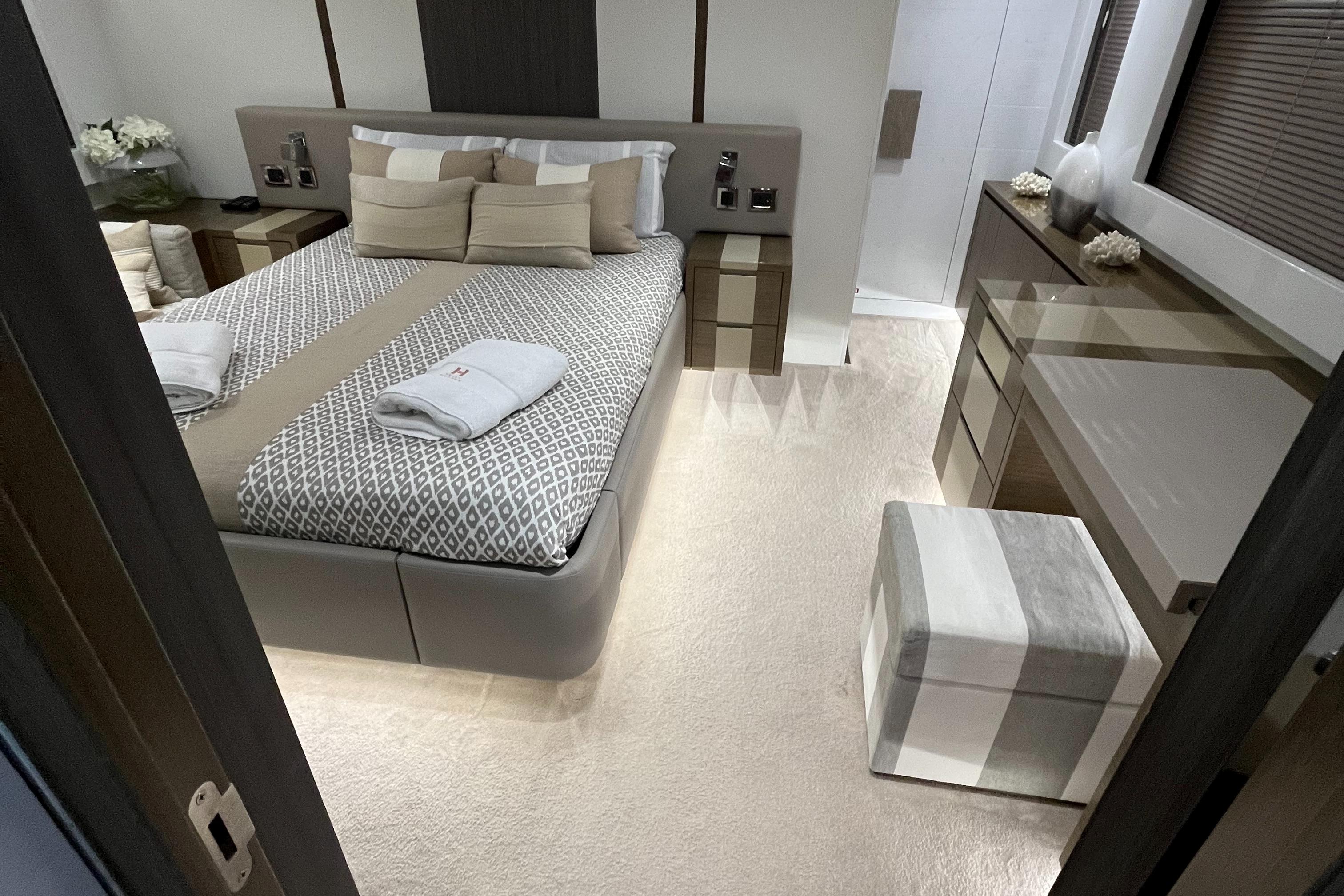 2017 Pearl 65 Motor Yachts for sale - YachtWorld