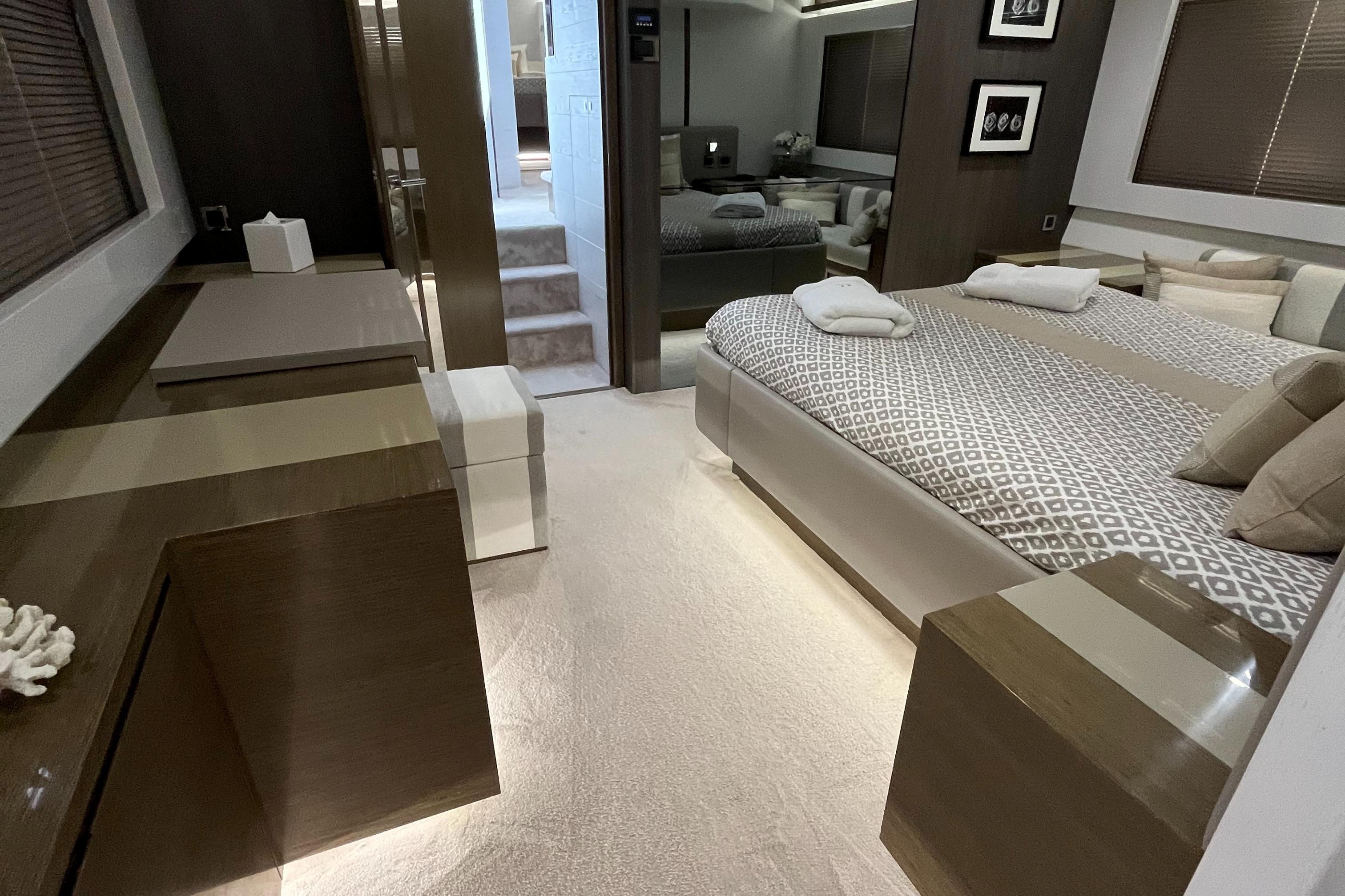 2017 Pearl 65 Motor Yacht for sale - YachtWorld