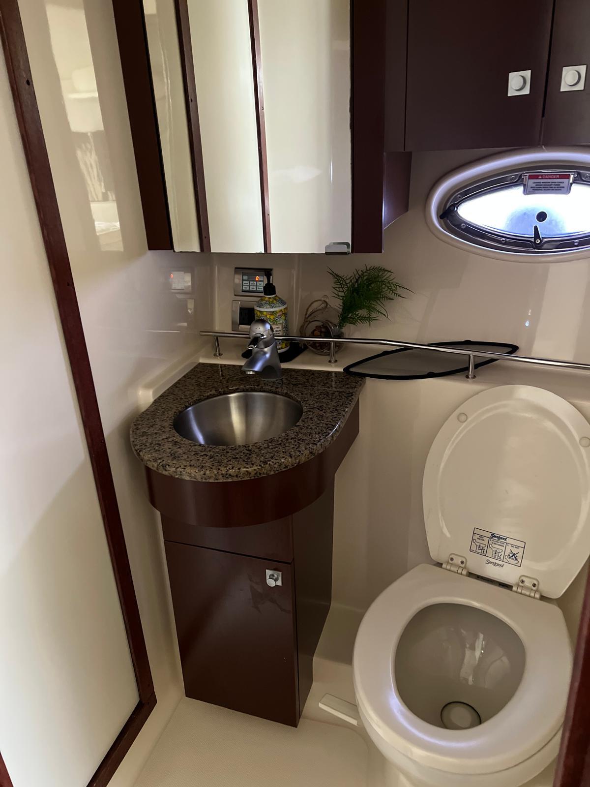 2007 Sea Ray 36 Sedan Bridge Motor Yachts for sale - YachtWorld