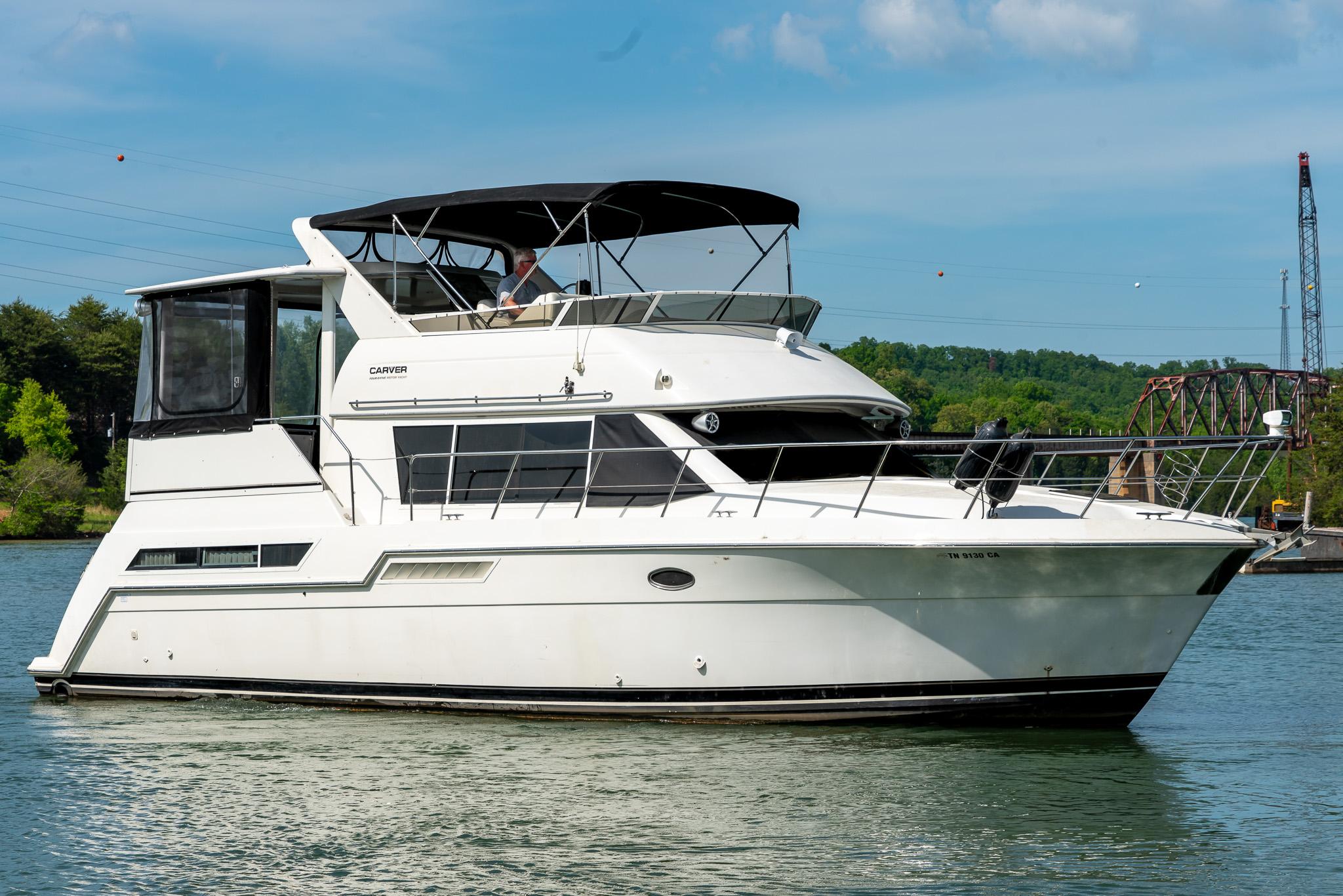 1997 Carver 405 Aft Cabin Motoryacht Aft Cabin for sale - YachtWorld