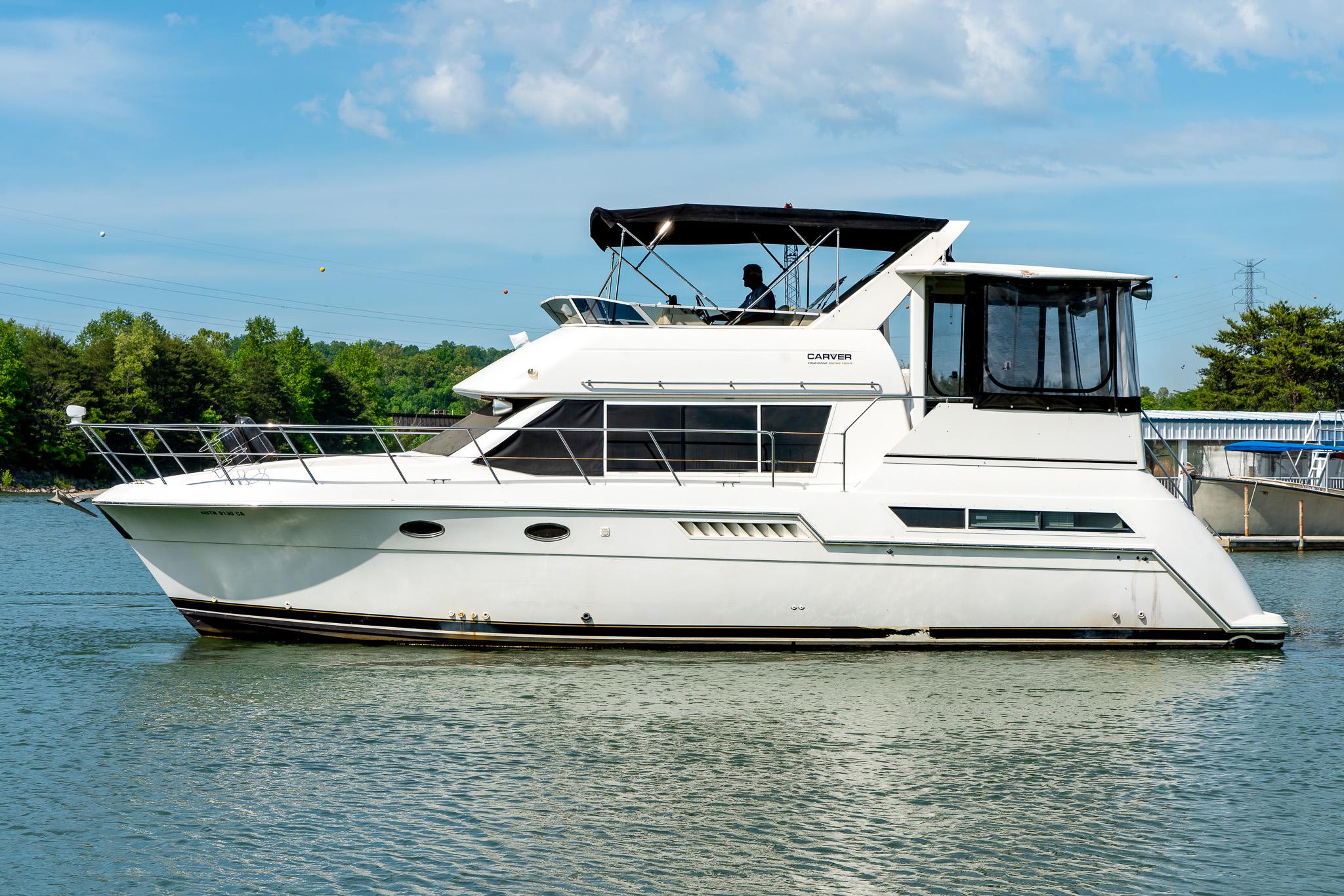 1997 Carver 405 Aft Cabin Motoryacht Aft Cabin for sale - YachtWorld