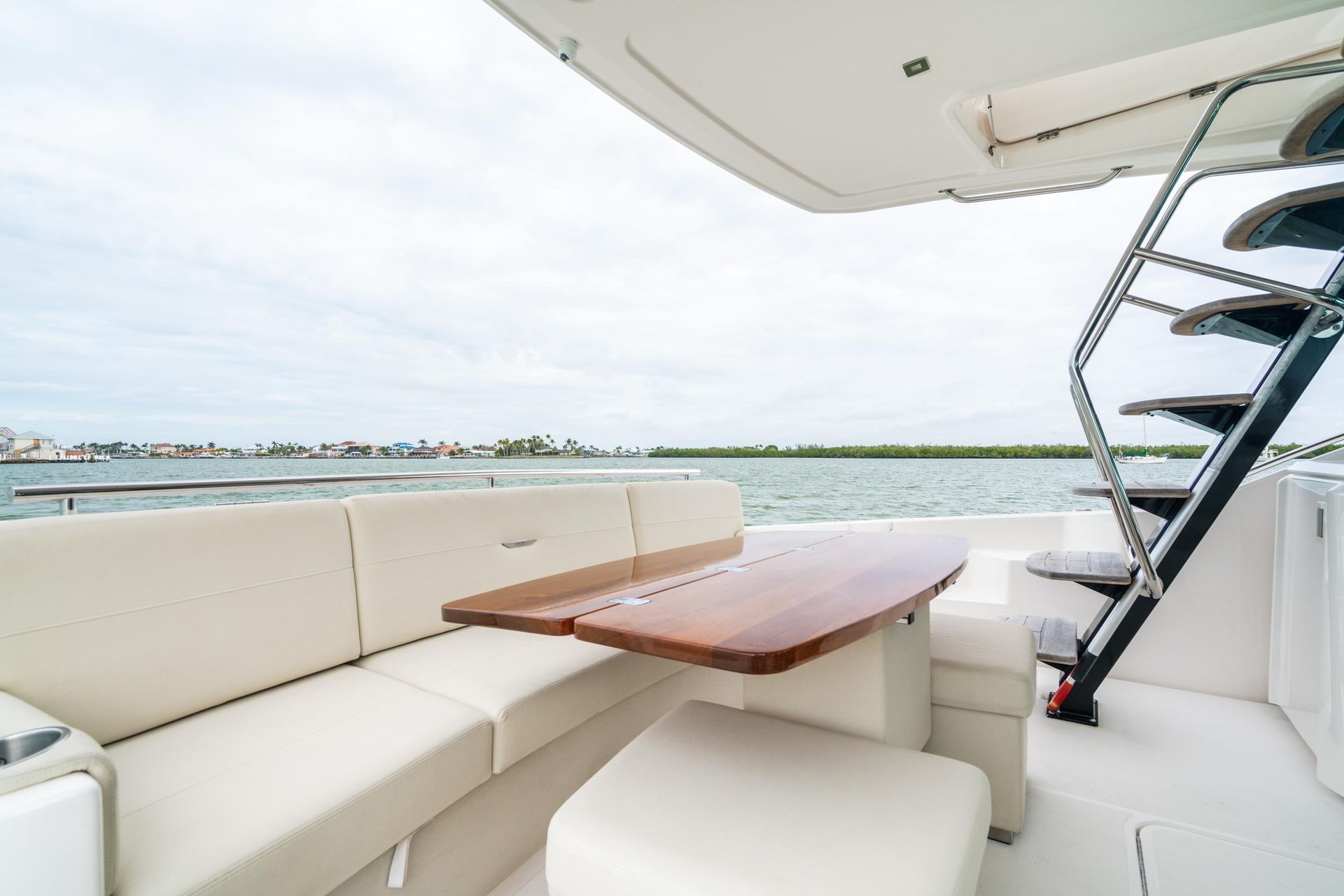 2018 Tiara Yachts 53 Flybridge - Weber Yachts