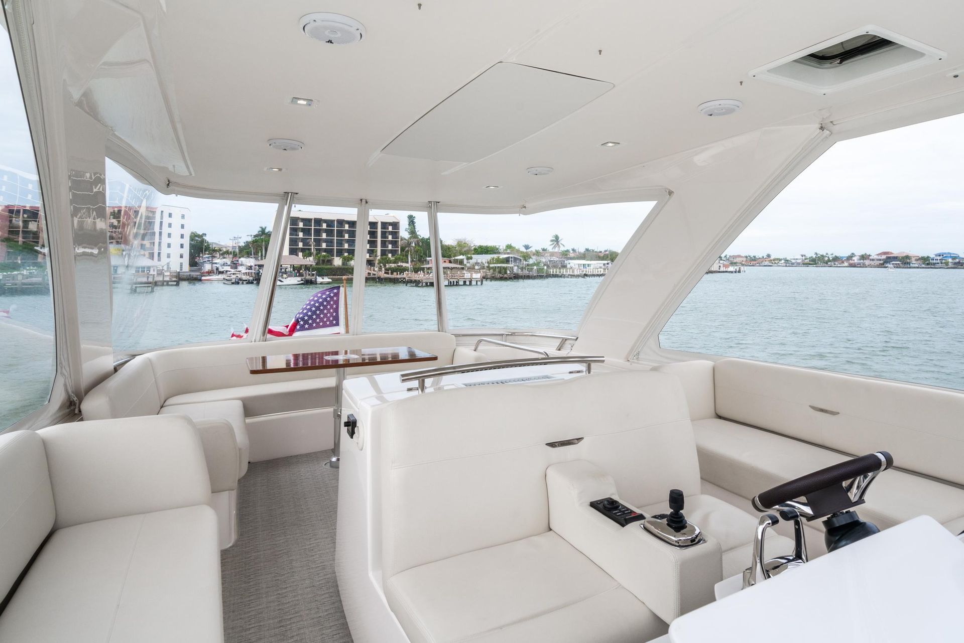 2018 Tiara Yachts 53 Flybridge - Weber Yachts