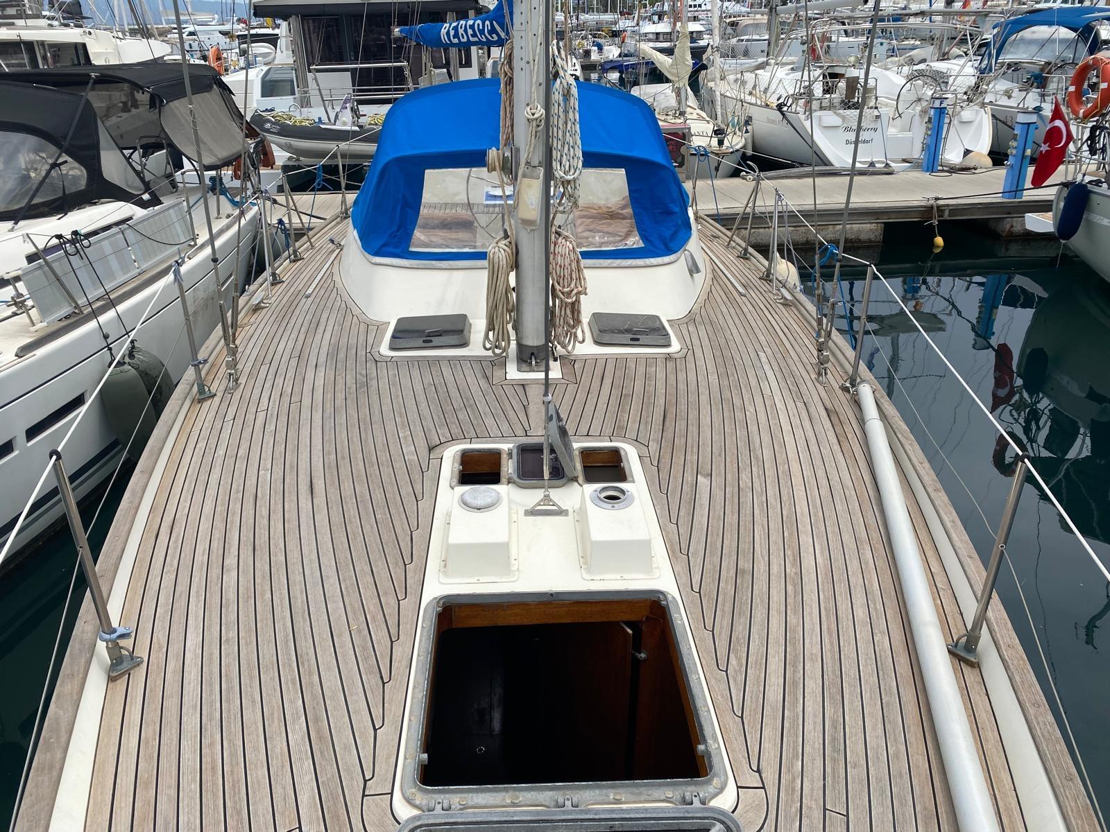 1980 Oyster 39 Ketch for sale - YachtWorld