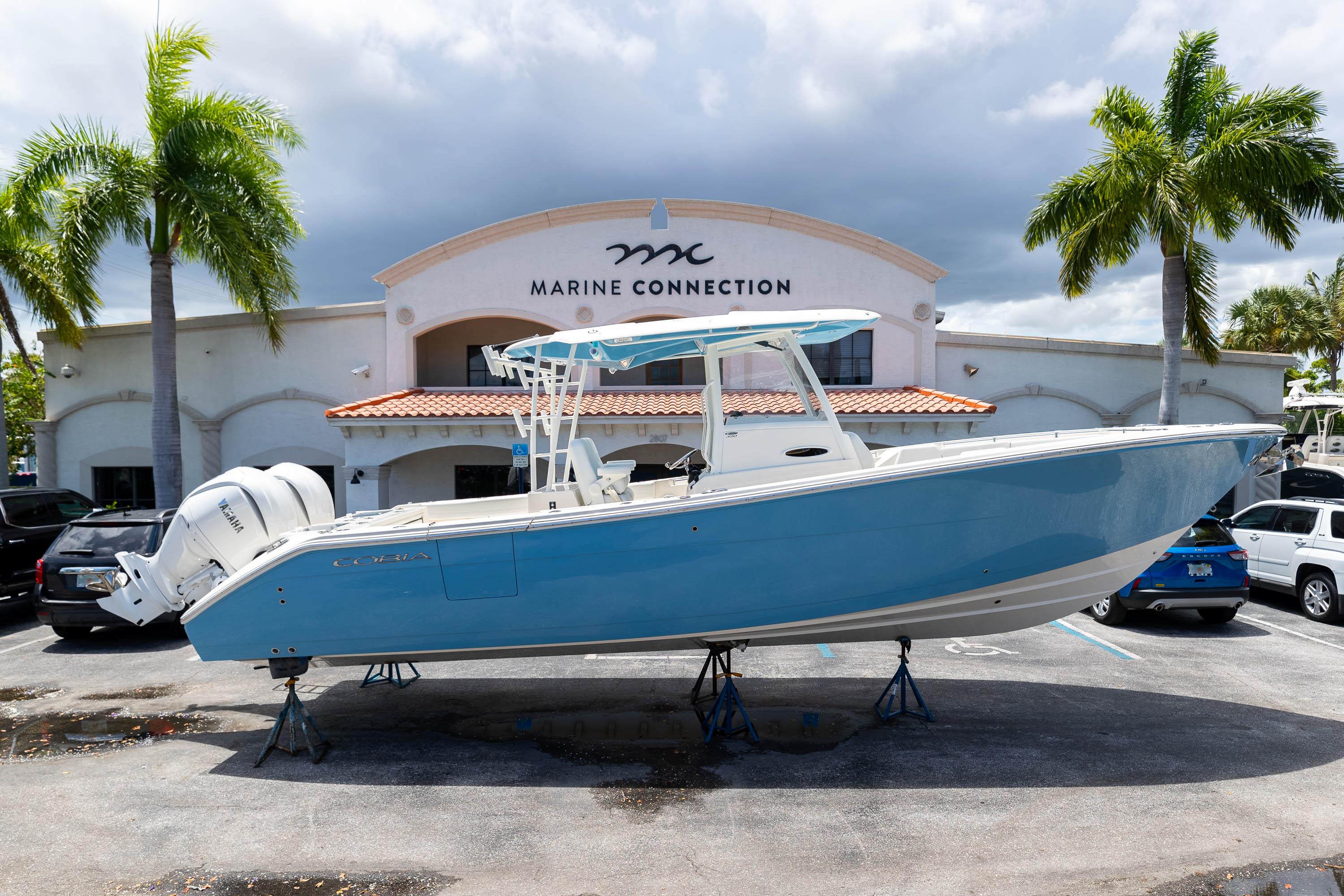 2023 Cobia 320 CC Center Console for sale - YachtWorld