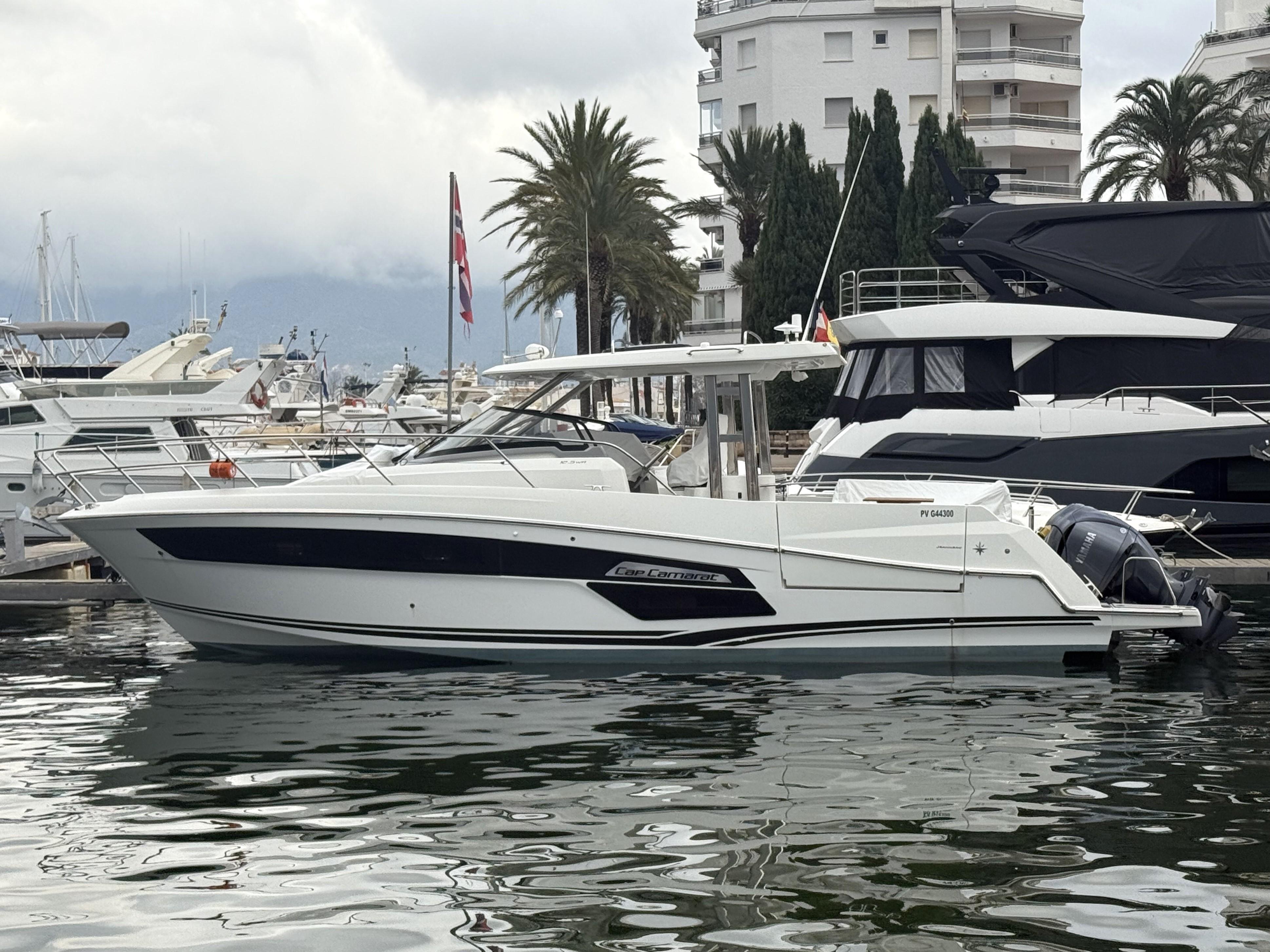 Occasion 2022 Jeanneau CAP CAMARAT 12.5 WA - Girona | YachtFocus