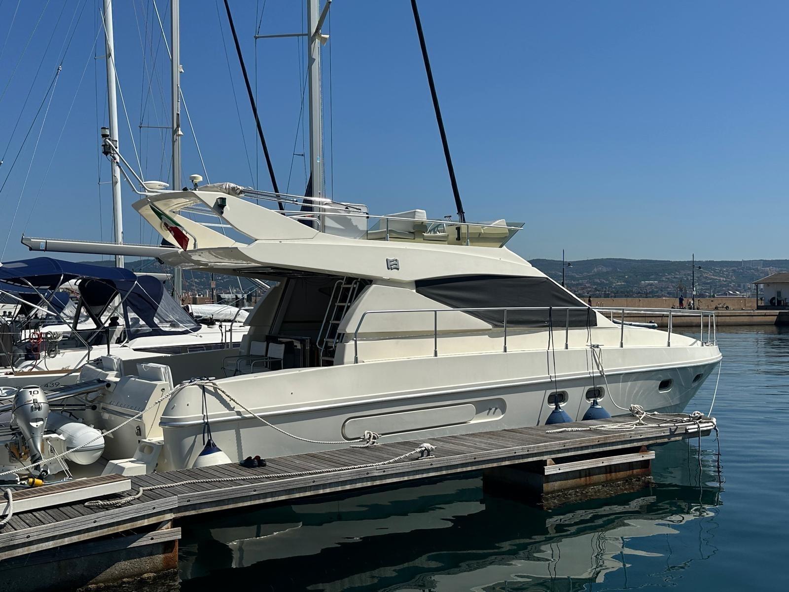 Ferretti Yachts 43 | 1997 | 46ft | Boatshop24