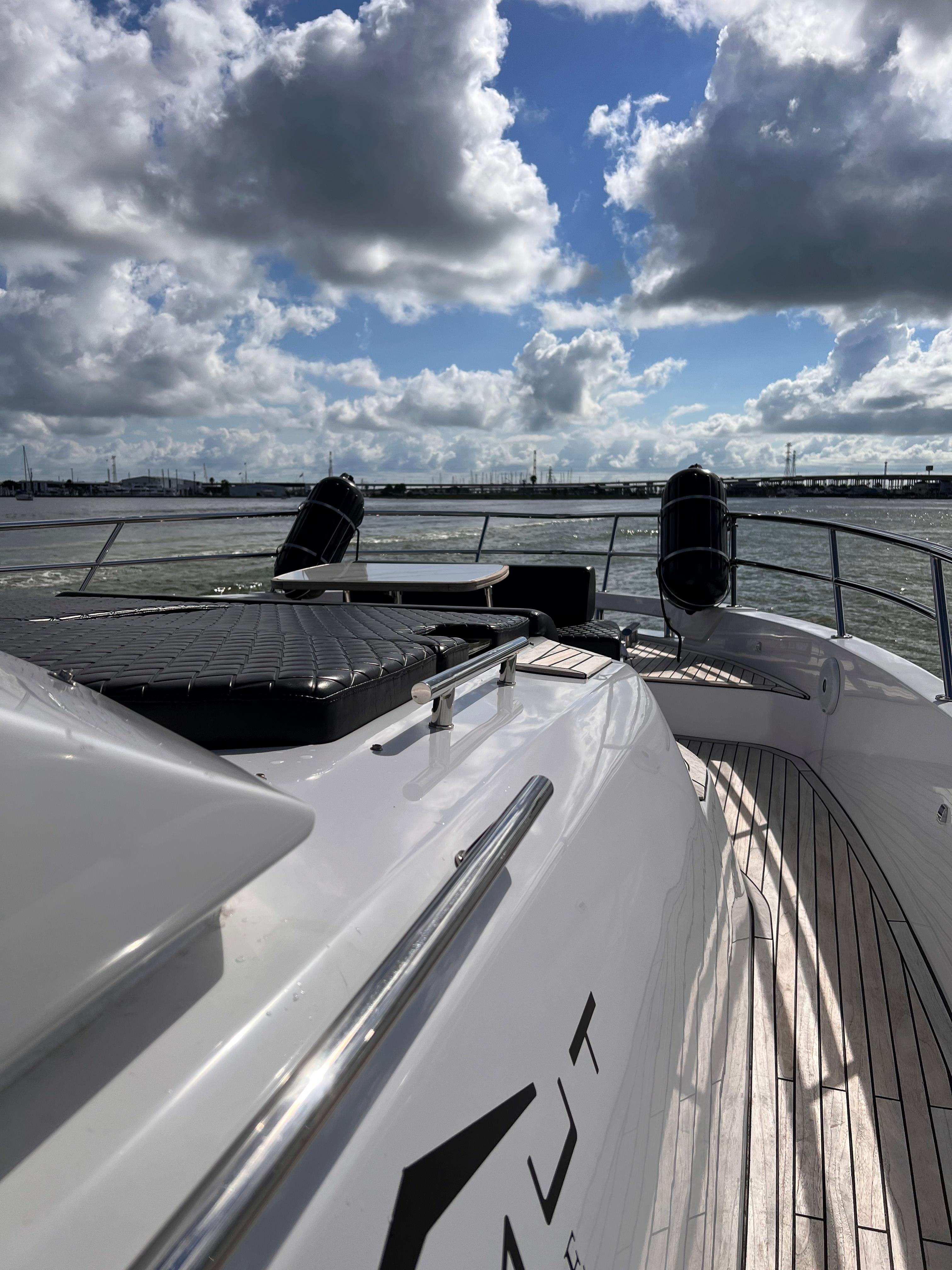 2018 Azimut 40 Verve Express Cruiser for sale - YachtWorld