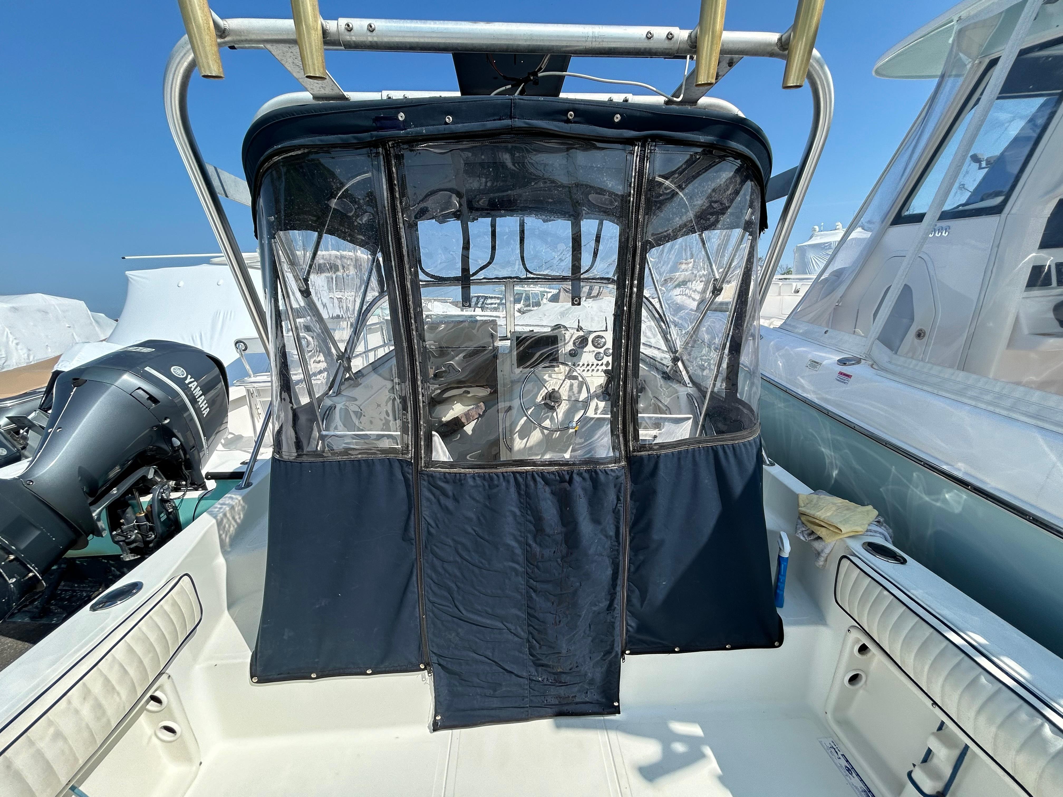 2004 Sea Boss 210 Walkaround Walkaround-båter til salgs- YachtWorld