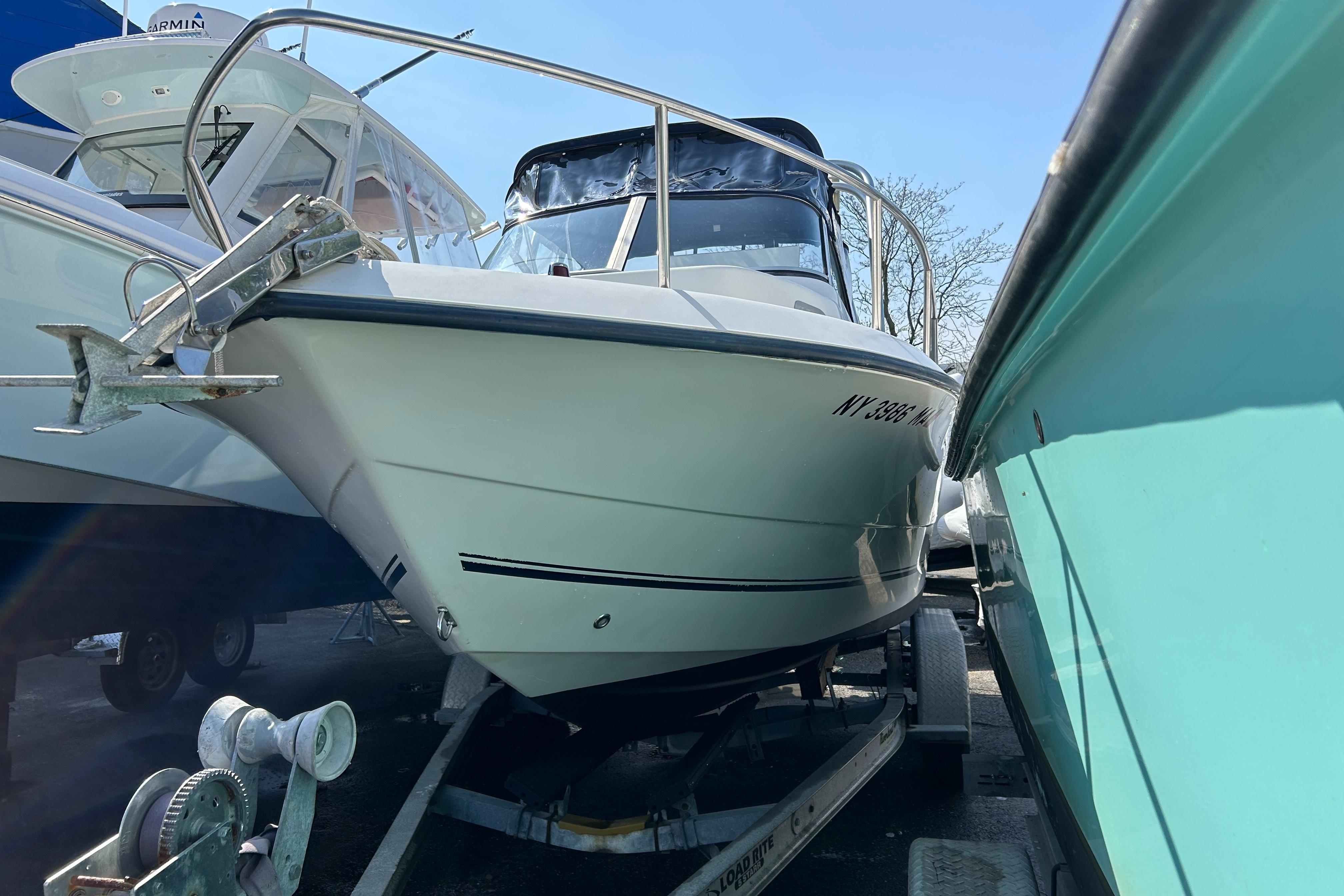 2004 Sea Boss 210 Walkaround Walkaround-båter til salgs- YachtWorld