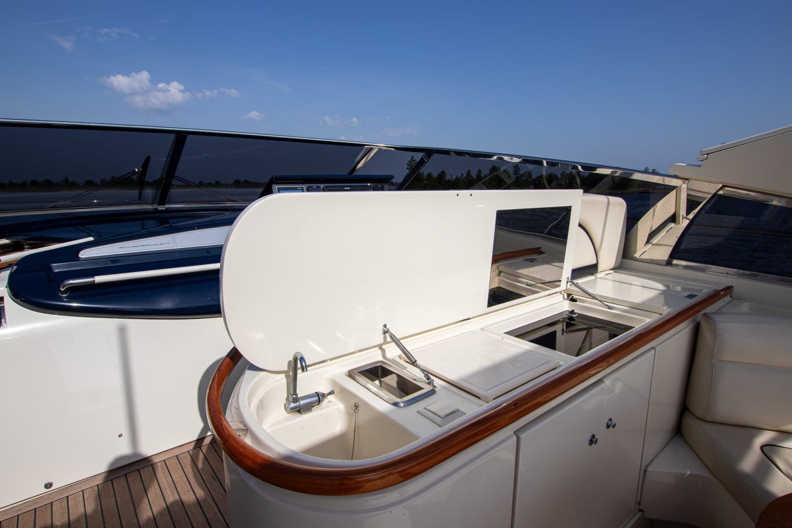 2004 Riva 59 Motor Yacht for sale - YachtWorld