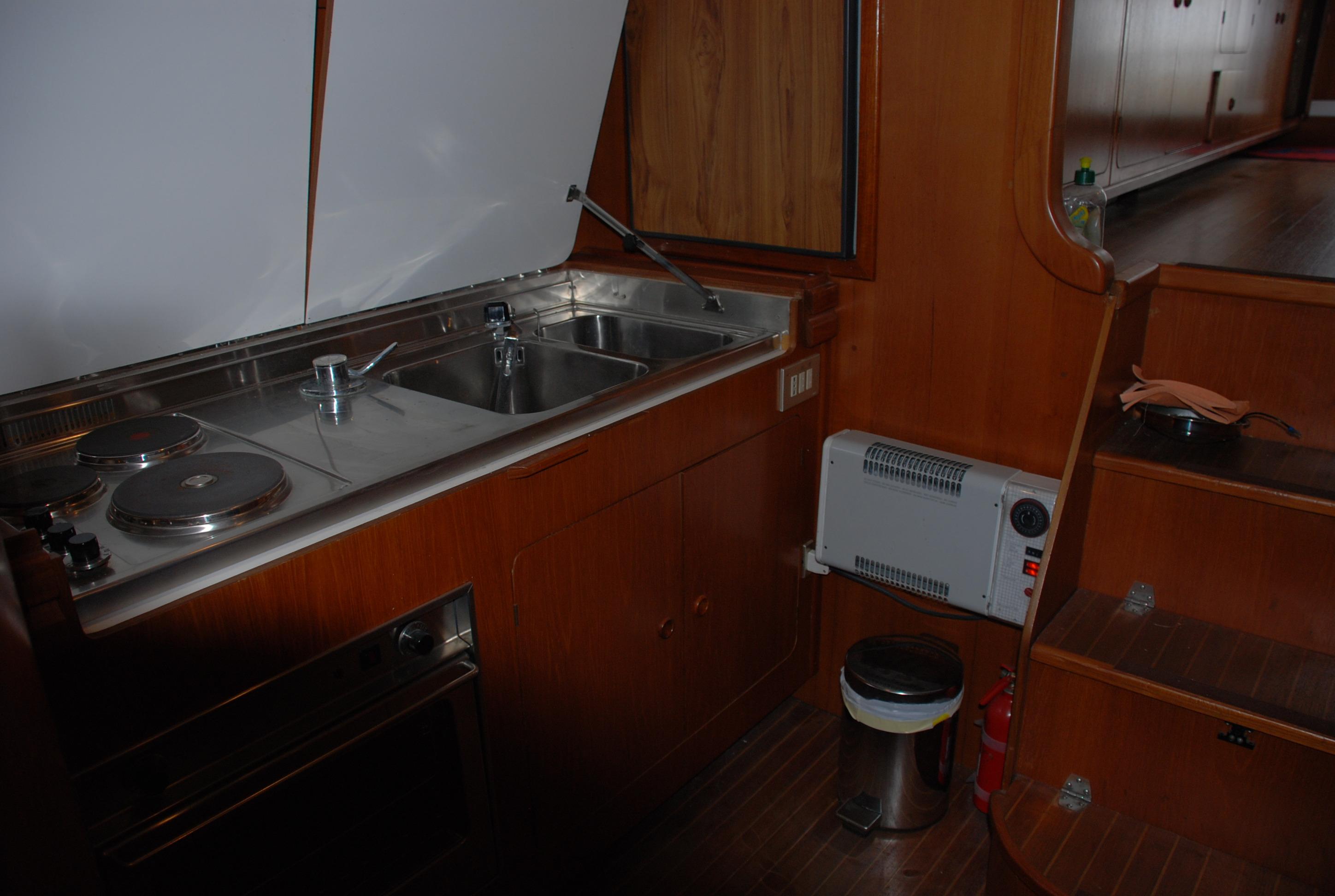 1989 Calafuria 41 Fly Motor Yachts for sale - YachtWorld