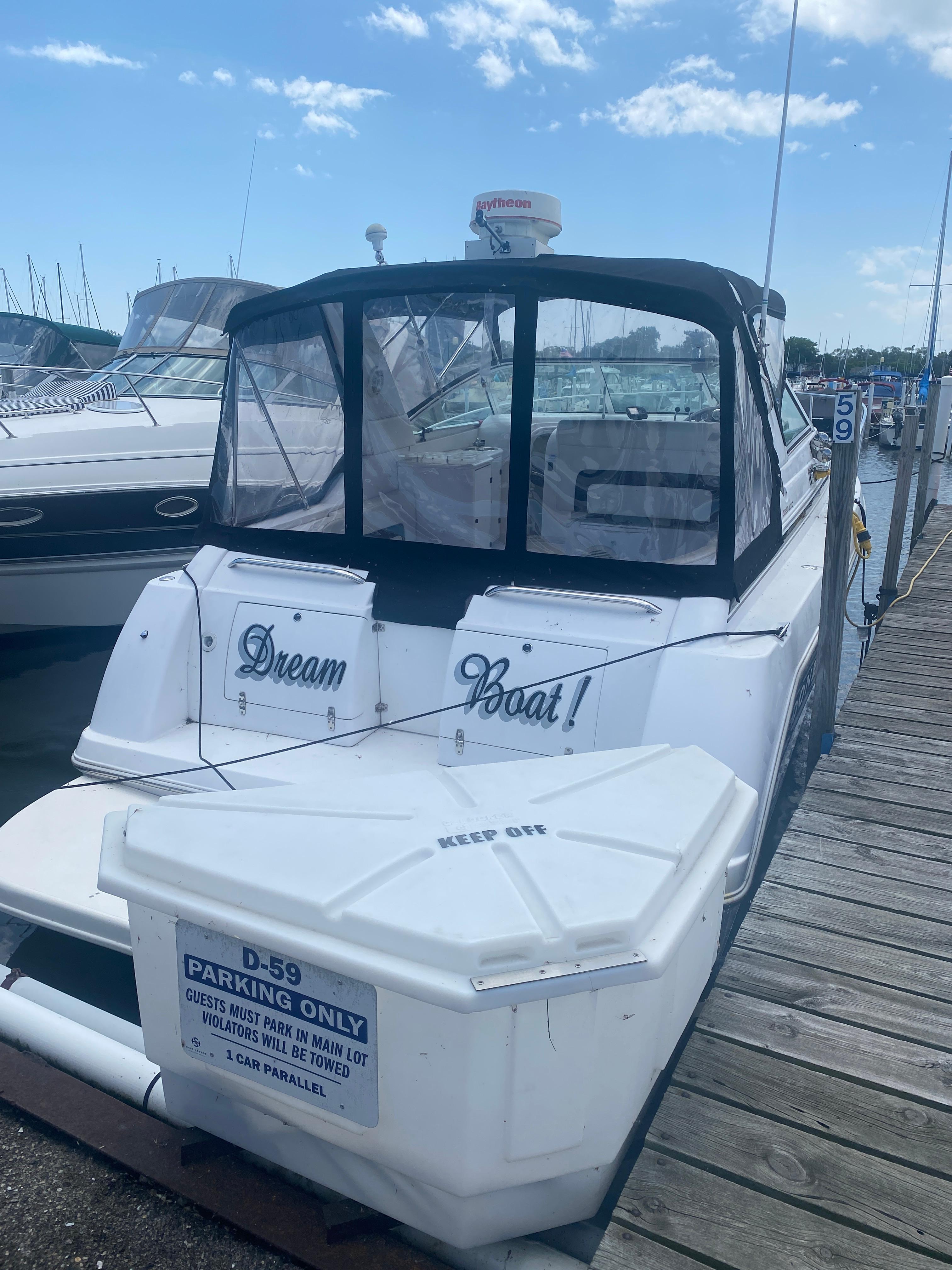 1998 Donzi 3250 Express Cruiser for sale - YachtWorld