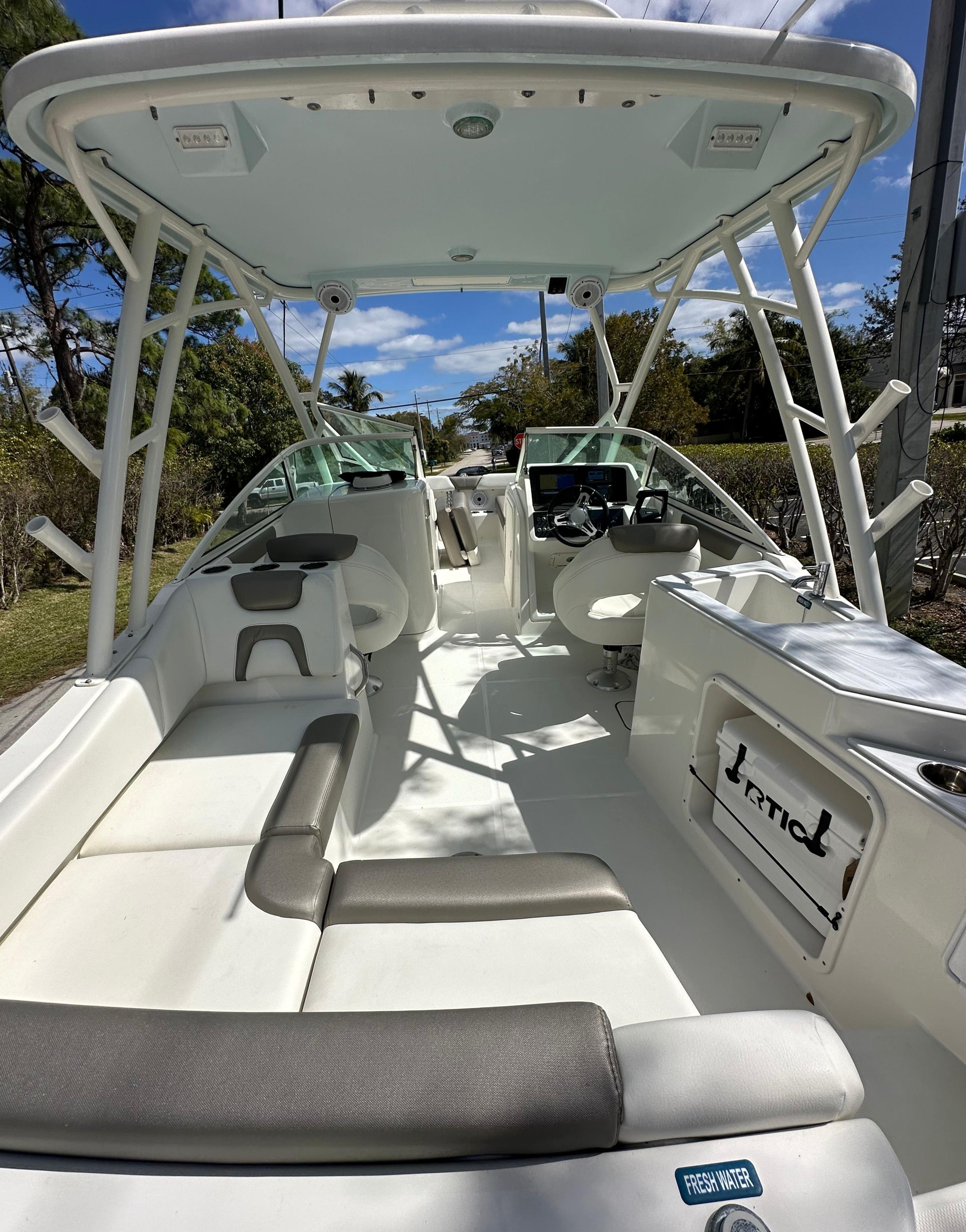 2023 World Cat 230 SD Dual Console for sale - YachtWorld