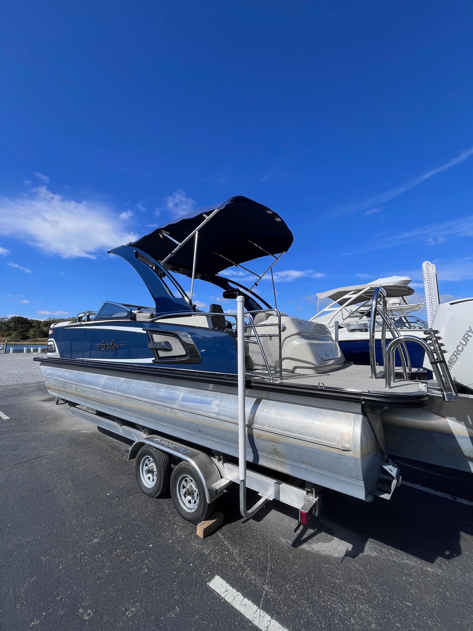 2023 Avalon Excalibur Elite Windshield - 27' Pontoon for sale - YachtWorld