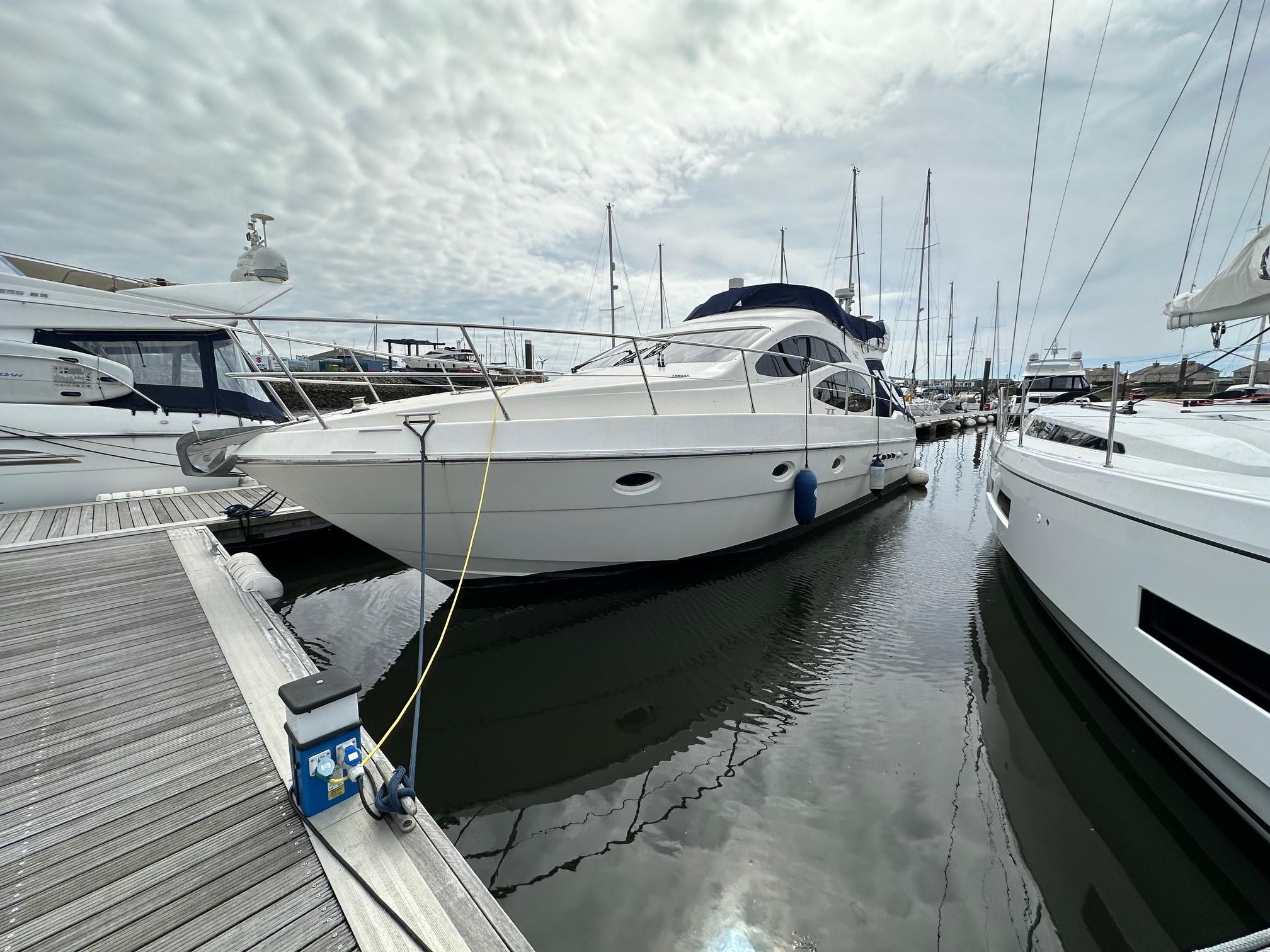 Used 2004 Azimut 42 - Gwynedd | TopBoats