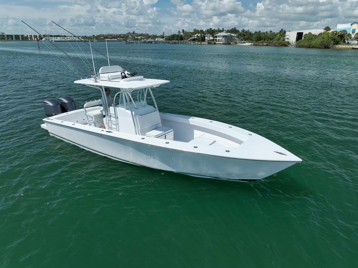1995 Jupiter 31 Center Console Center Console for sale - YachtWorld