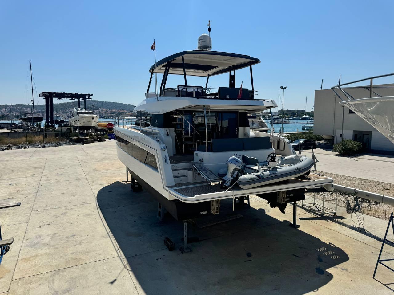 2022 Fountaine Pajot MY6 Power Catamaran for sale - YachtWorld