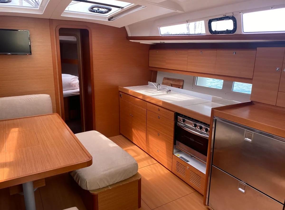 2018 Dufour 460 Grand Large Cruiser for sale - YachtWorld