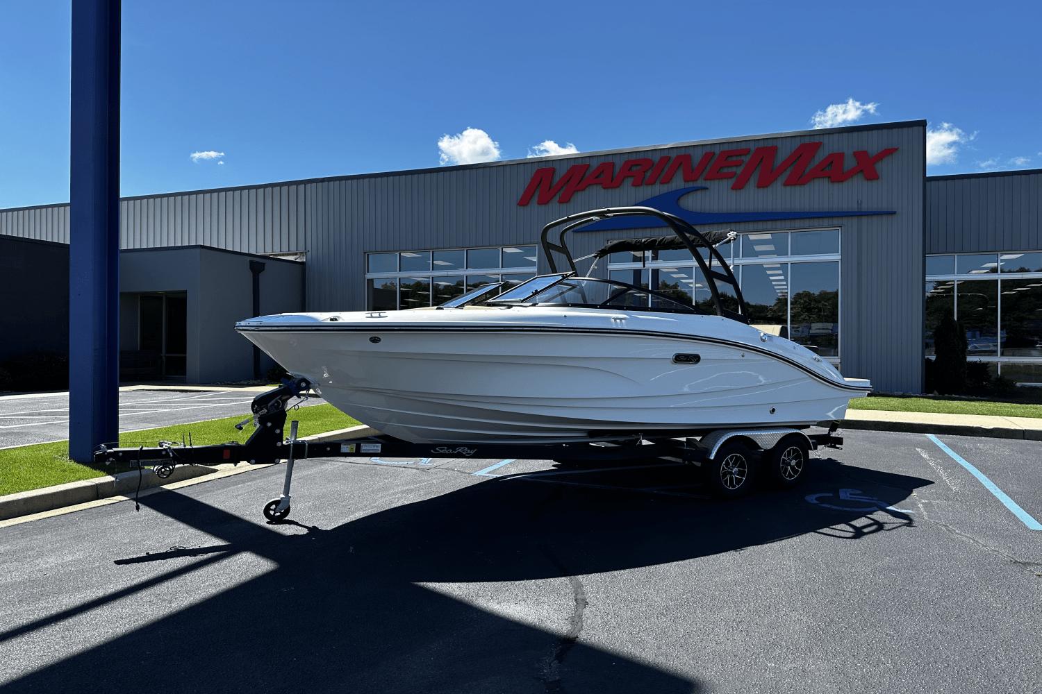 2024 Sea Ray SPX 210 Runabout for sale - YachtWorld