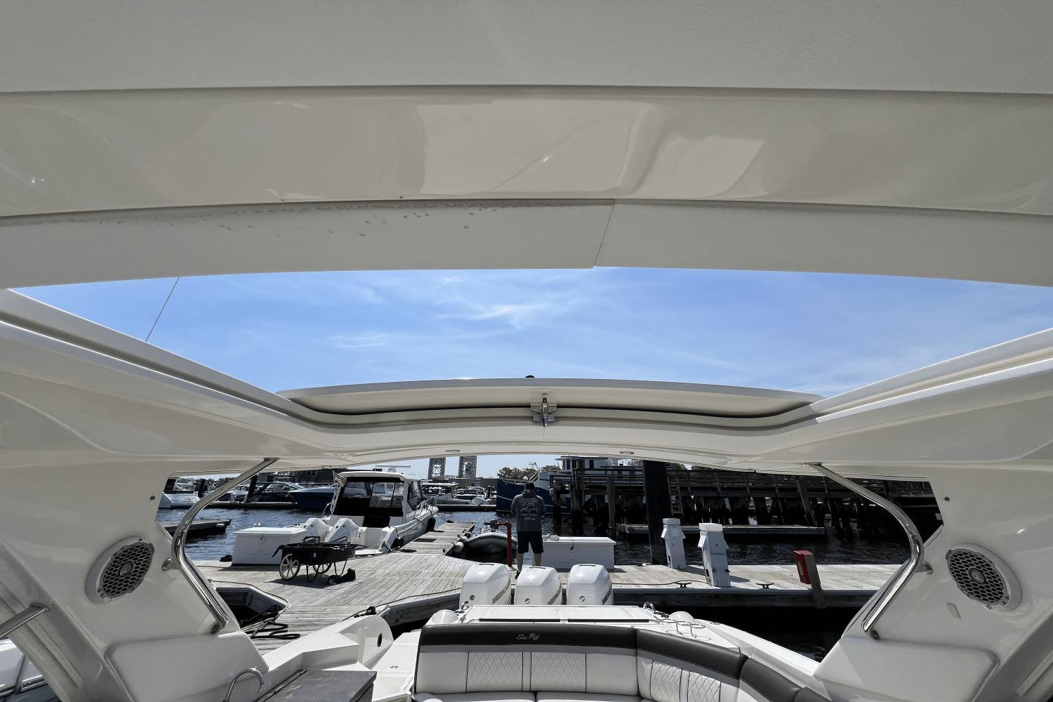 2017 Sea Ray SLX 350 OB Bowrider for sale - YachtWorld