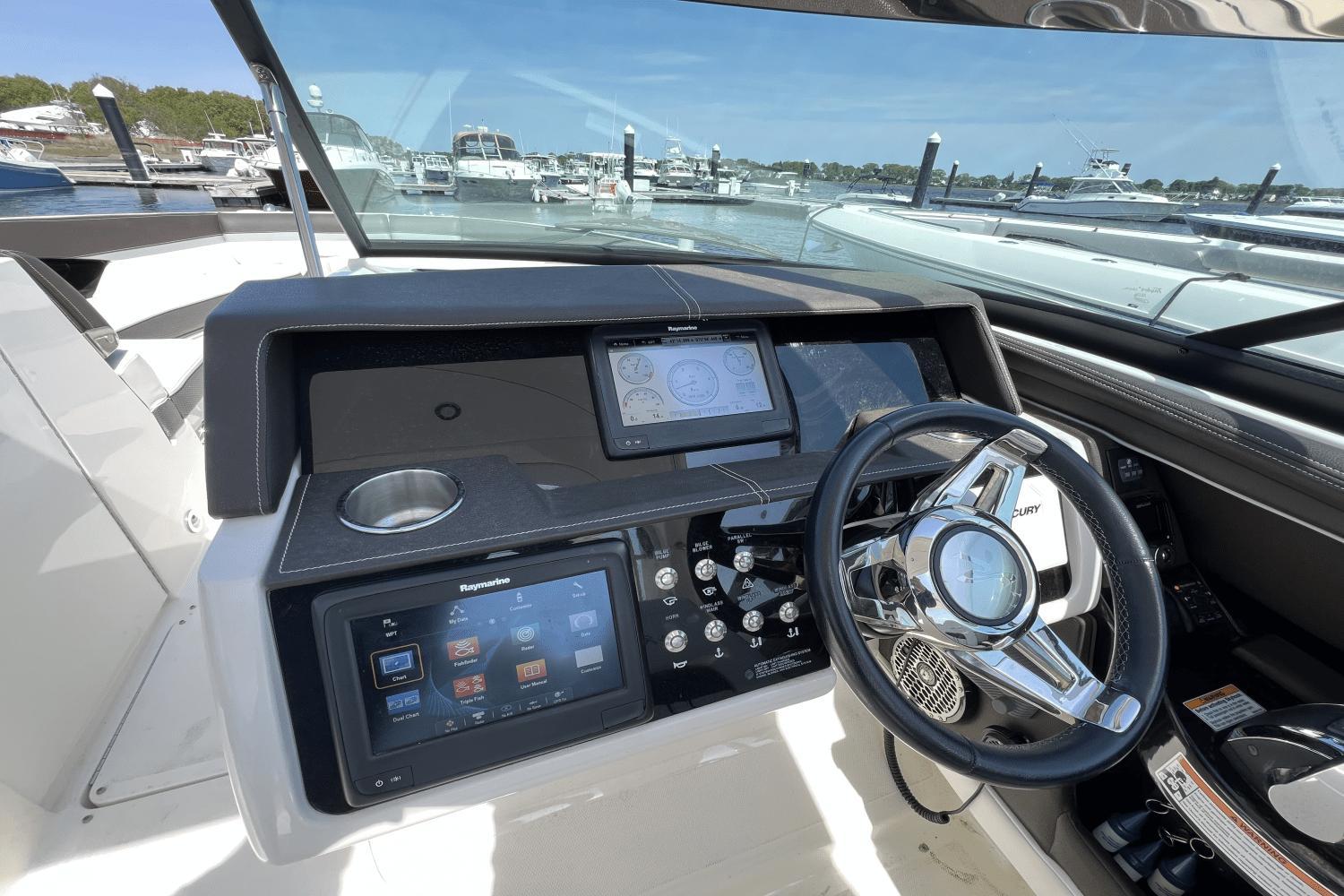 2017 Sea Ray SLX 350 OB Bowrider for sale - YachtWorld