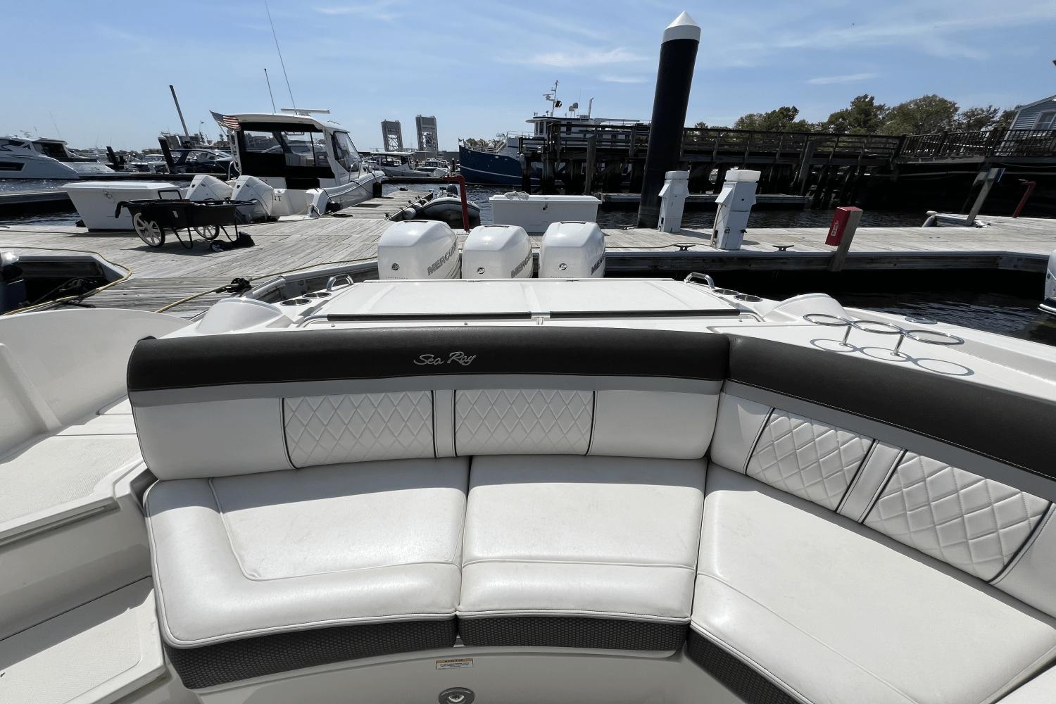 2017 Sea Ray SLX 350 OB Bowrider for sale - YachtWorld