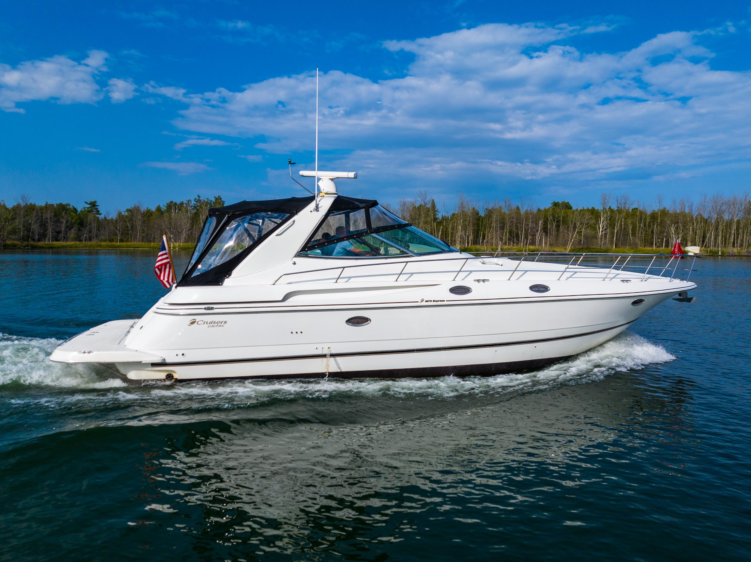 2001 Cruisers Yachts 3870 Cruiser for sale - YachtWorld