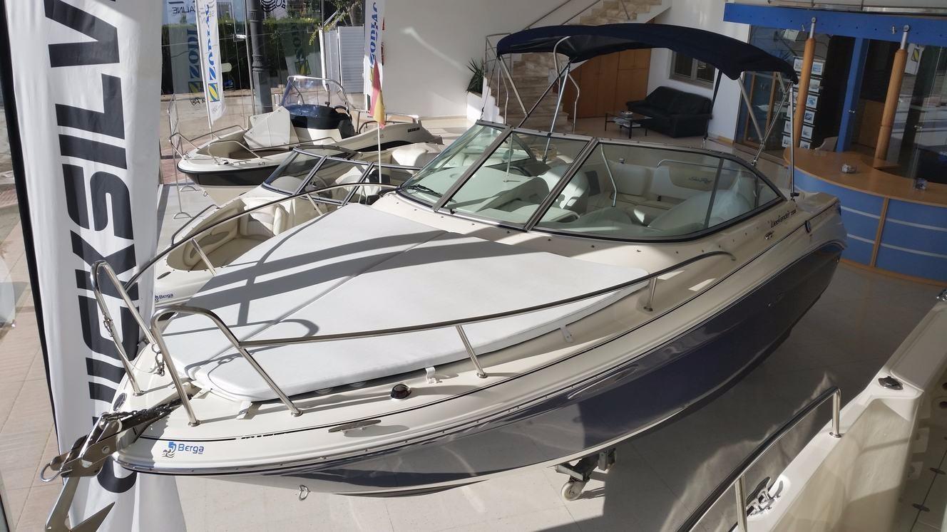 2011 Sea Ray 235 Weekender Cuddy Cabin for sale - YachtWorld