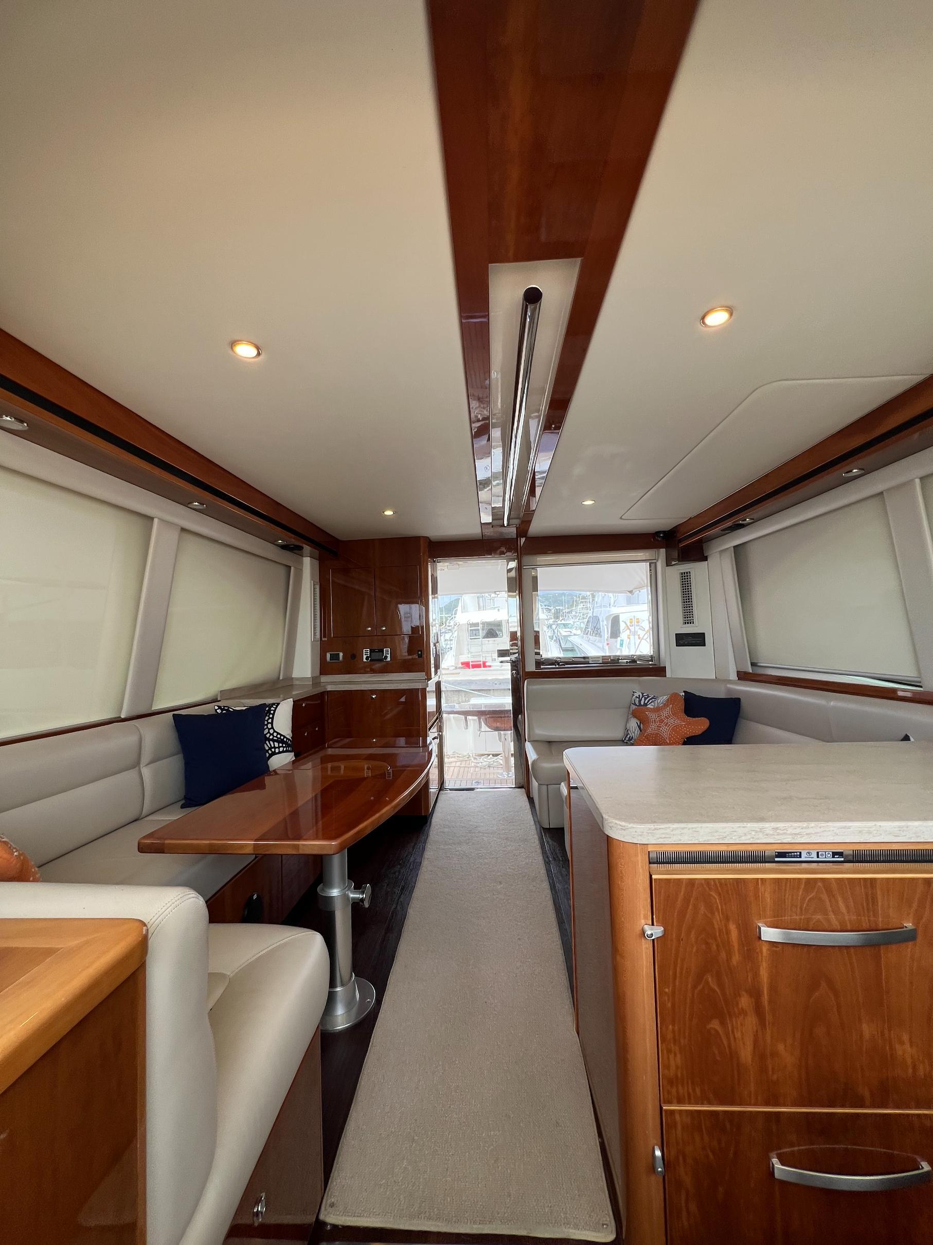 2016 Riviera 45 Open Flybridge Flybridge for sale - YachtWorld