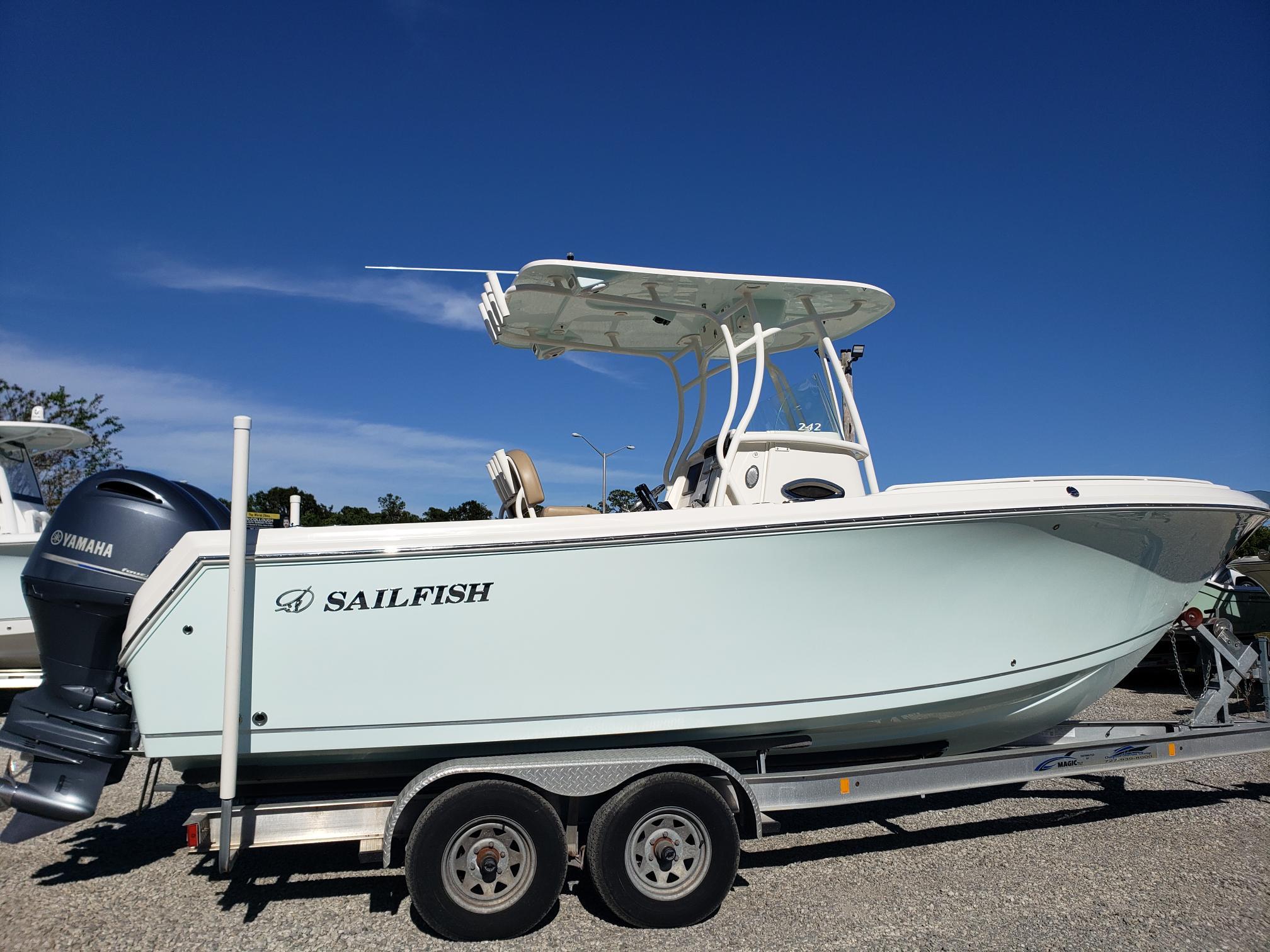 2018 Sailfish 242 CC Sportfischerboot Kaufen - YachtWorld