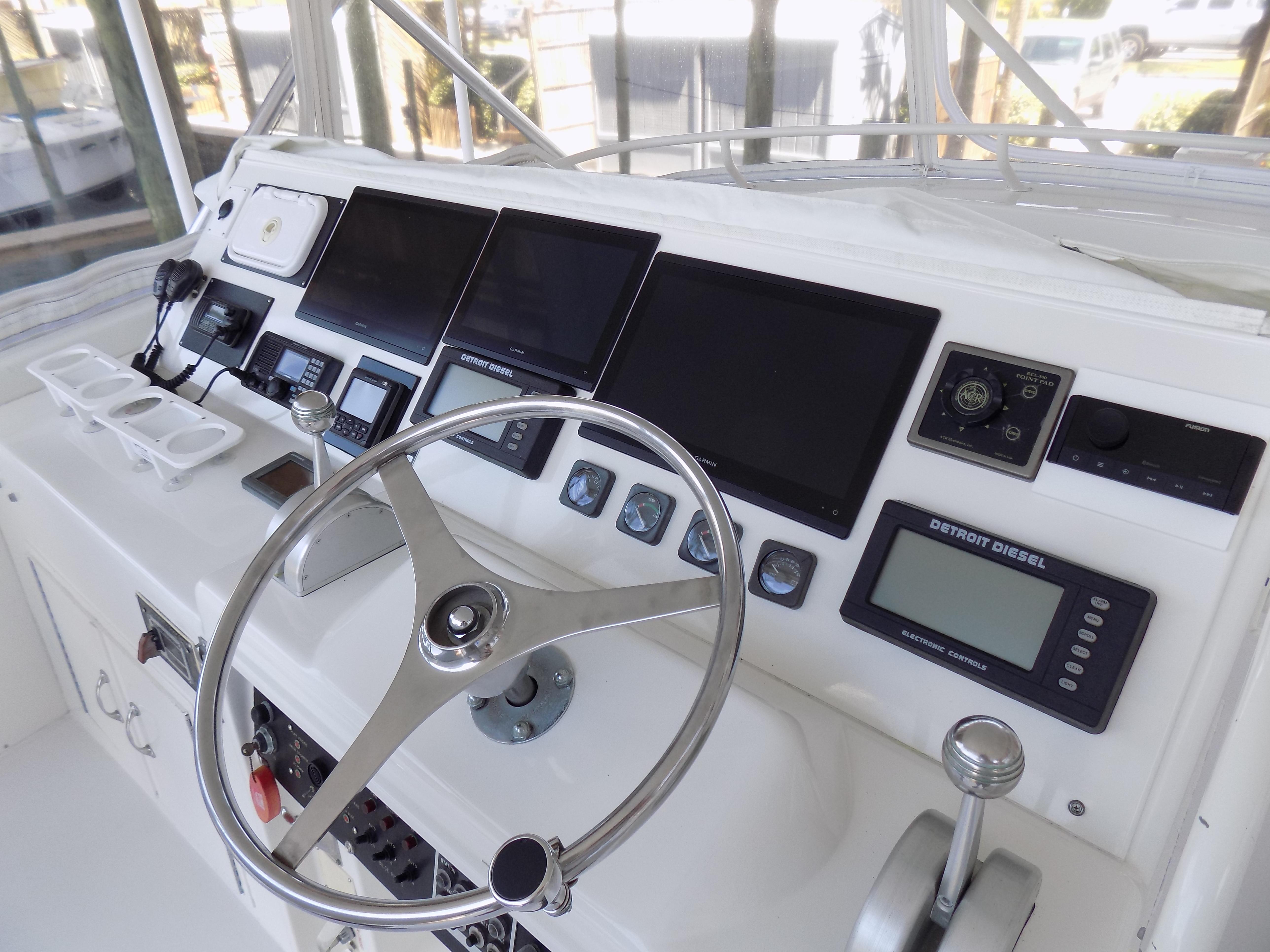 1997 Hatteras 50 Convertible Convertible for sale - YachtWorld