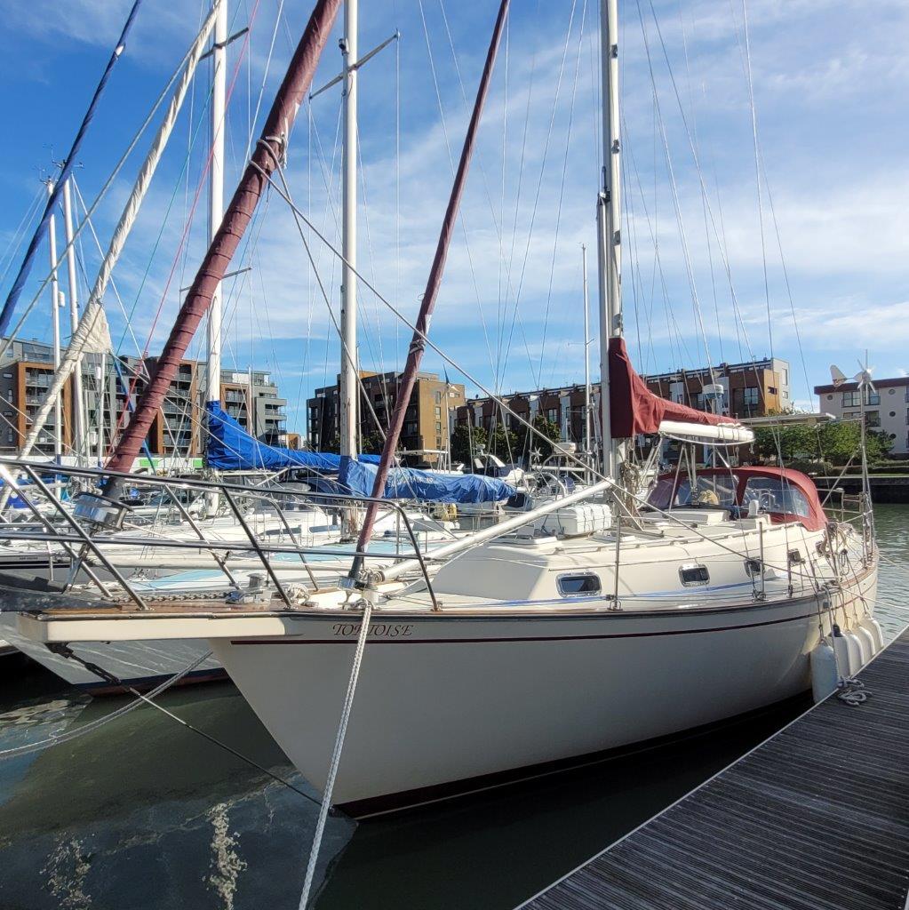 Island Packet 35 | 12m | 1991 - Somerset | Boats and Outboards