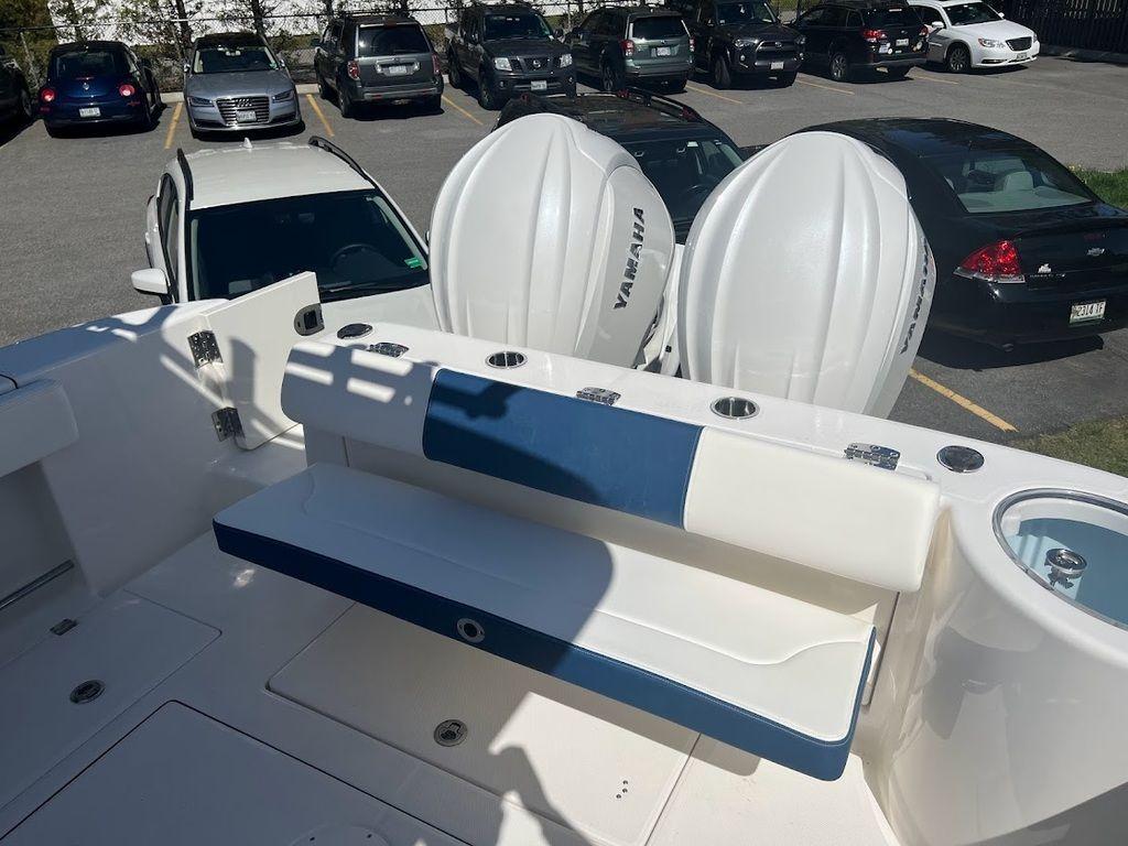 2023 Robalo R302 Center Console for sale - YachtWorld