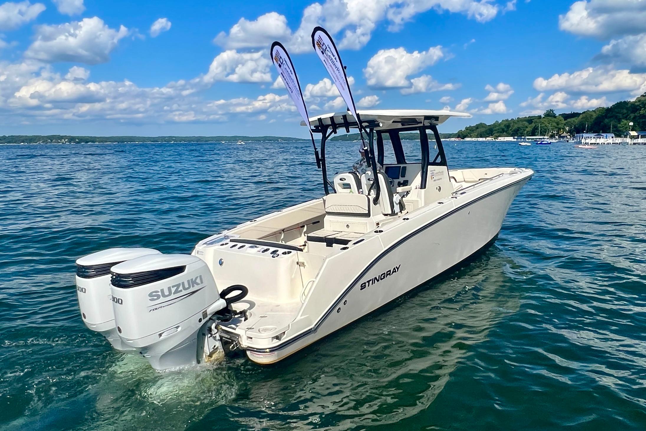 Grady-white Centre Console 326 Canyon Fibreglass boats for sale ...