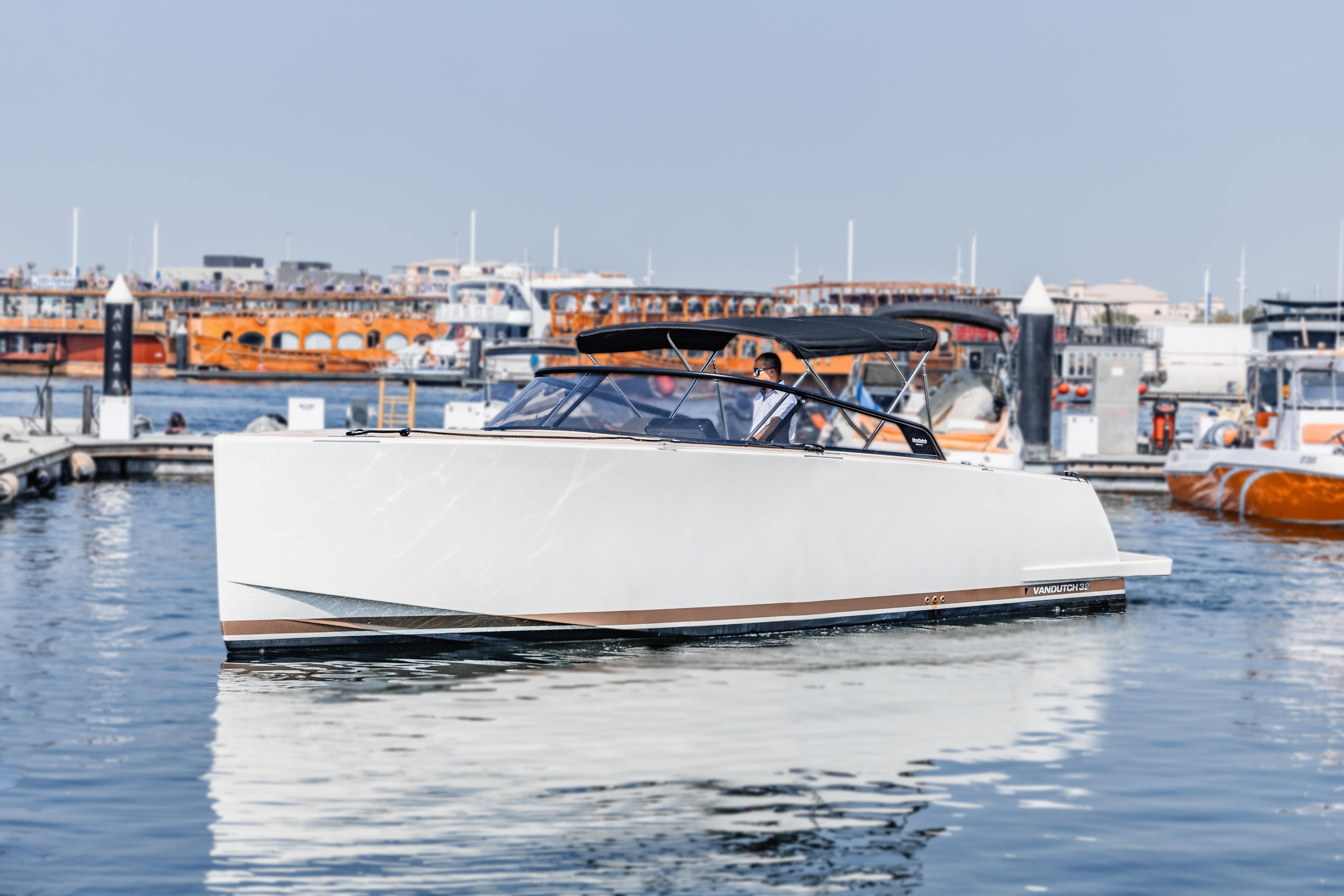 2021 VanDutch 32 Motor Yachts for sale - YachtWorld