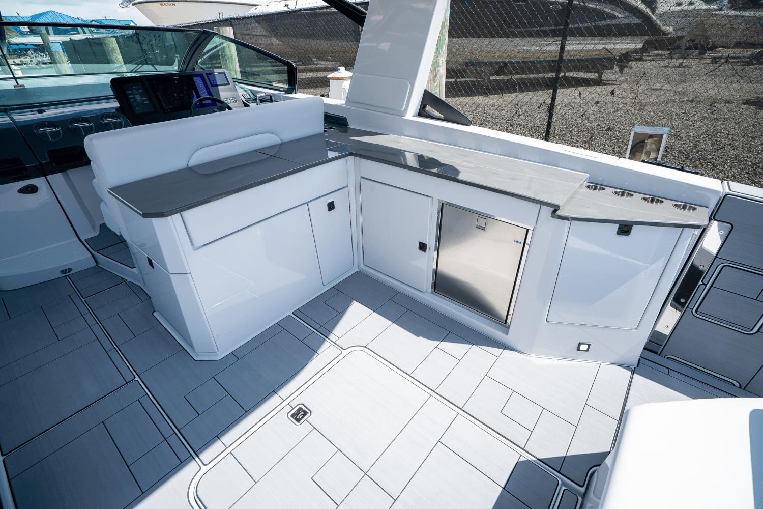 2023 Aviara AV40 Outboard Runabout for sale - YachtWorld