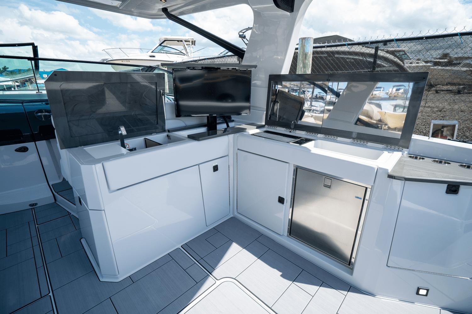 2023 Aviara AV40 Outboard Runabout for sale - YachtWorld