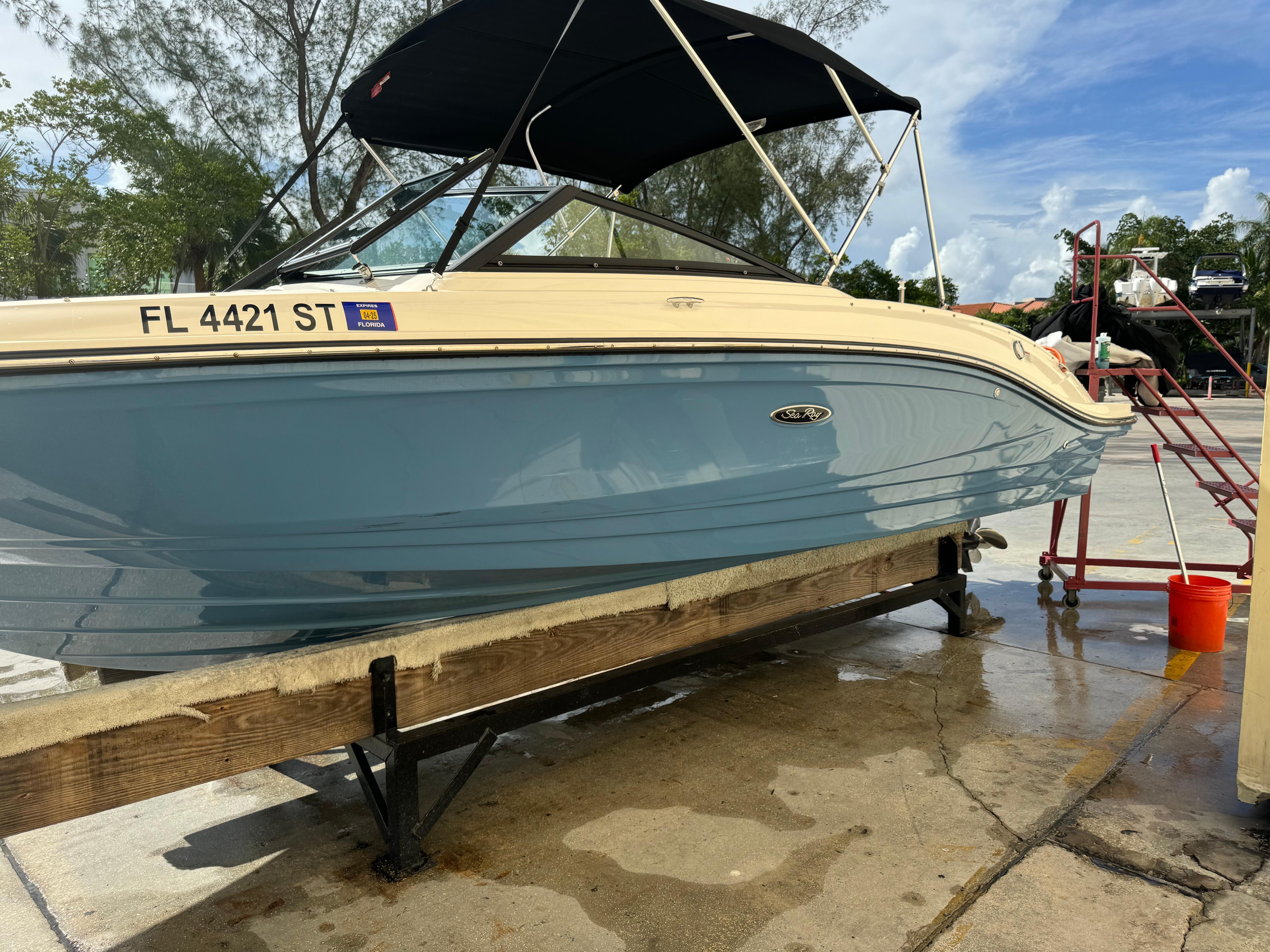 2020 Sea Ray SPX 210 OB Bowrider for sale - YachtWorld