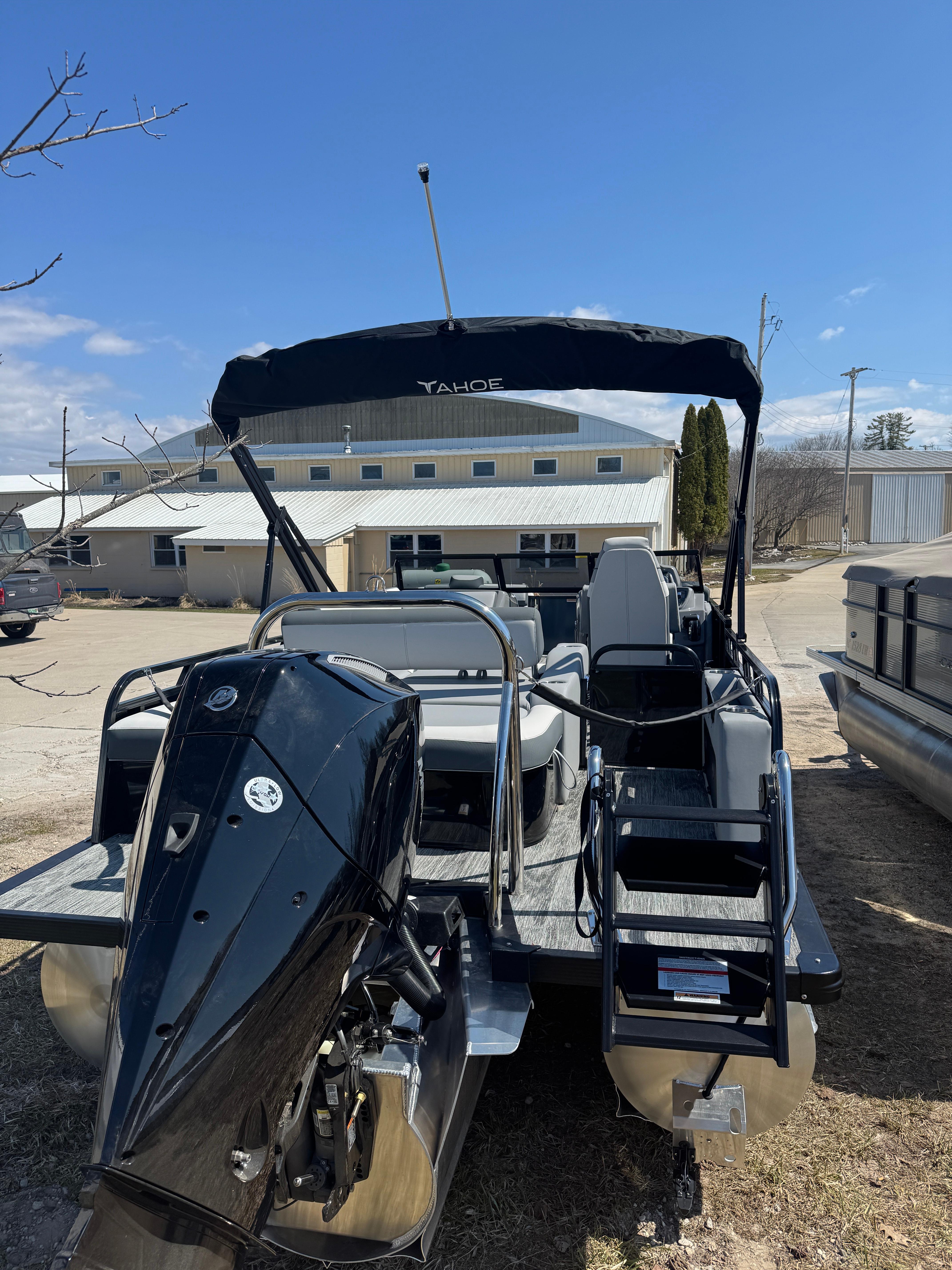 2025 Tahoe Pontoon LTZ Versatile Rear Bench Windshield Pontoon for sale ...