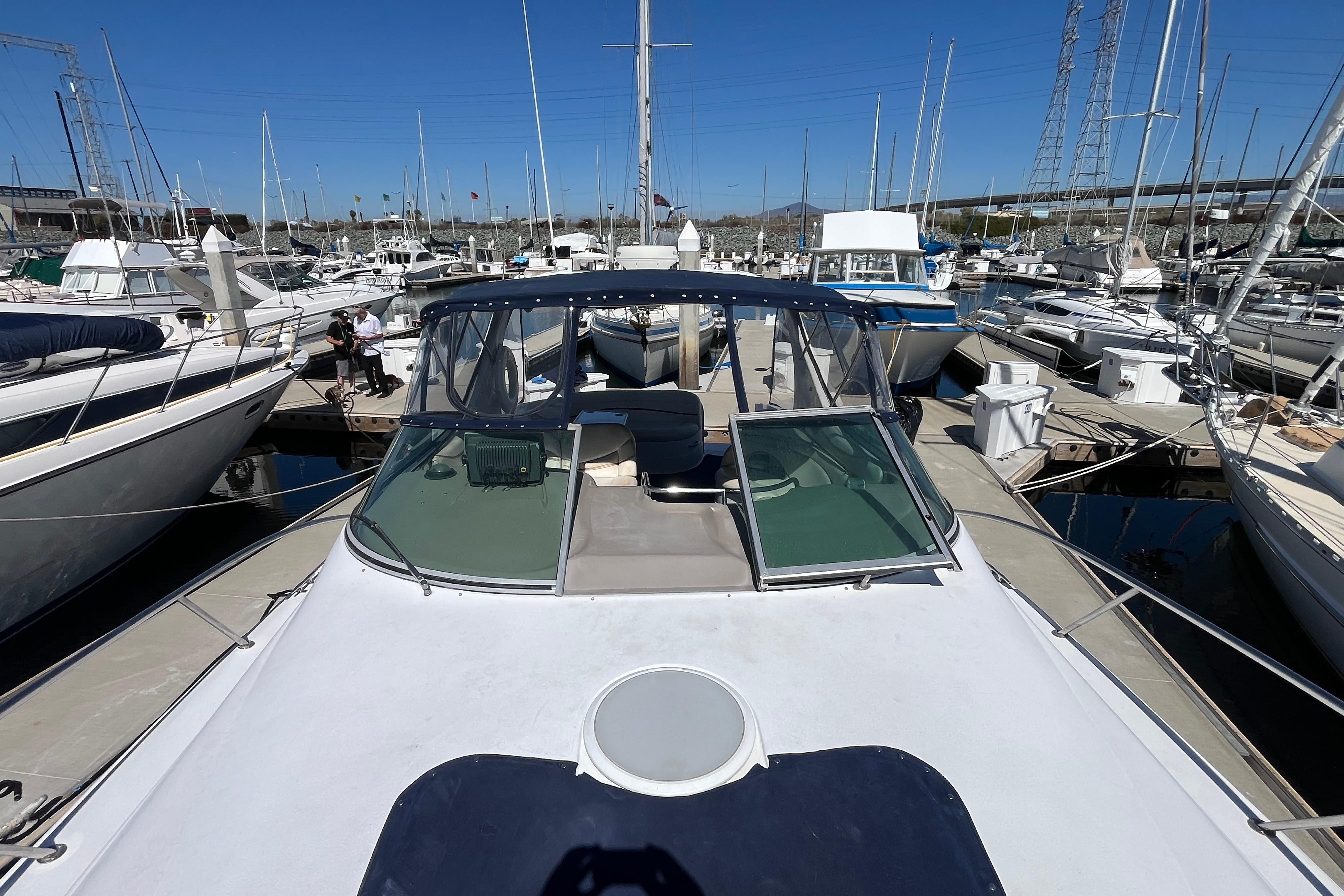 2005 Larson Cabrio 370 Express Cruiser for sale - YachtWorld