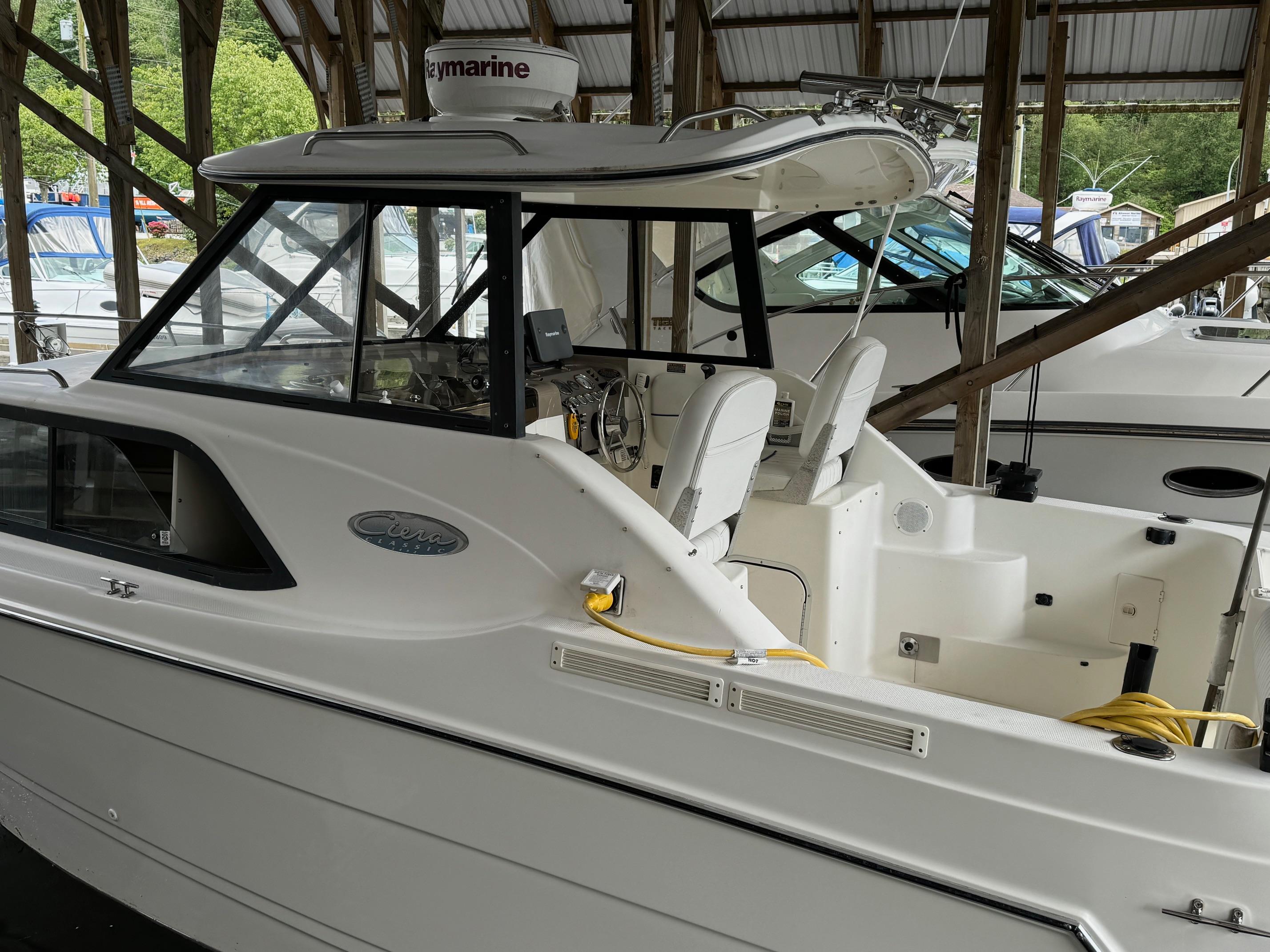 2003 Bayliner 2452 Classic Cruiser Cruiser for sale - YachtWorld