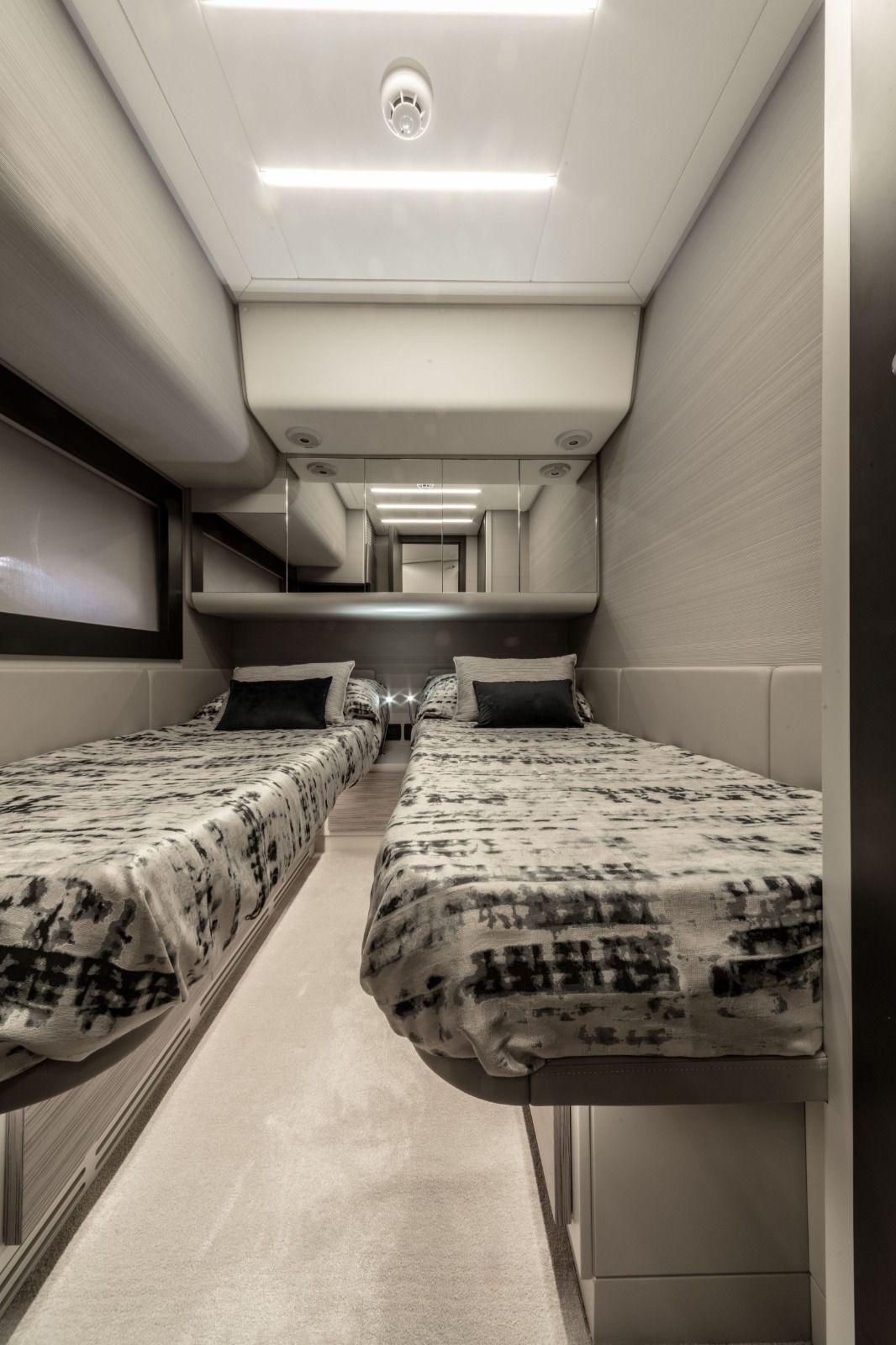 2020 Pershing 62 Cruiser for sale - YachtWorld