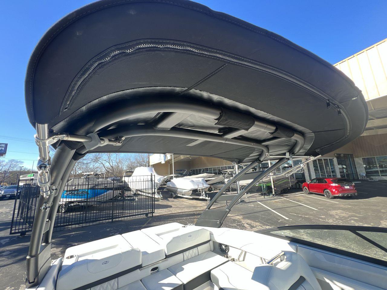 2023 Regal LS2 Runabout-Boot Kaufen - YachtWorld