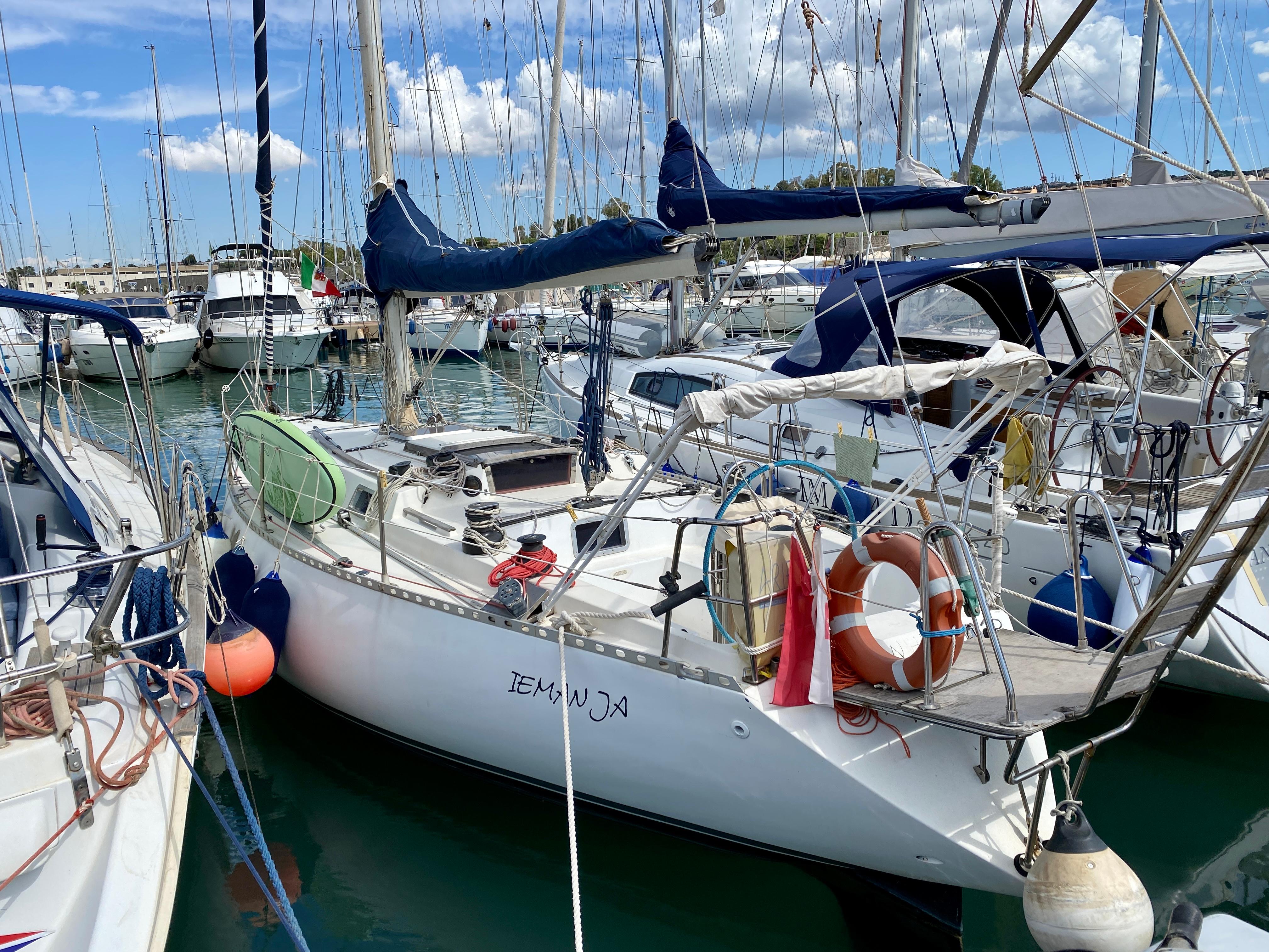 Ocasión 1982 Custom Cat 38 - Latina | TopBarcos.com