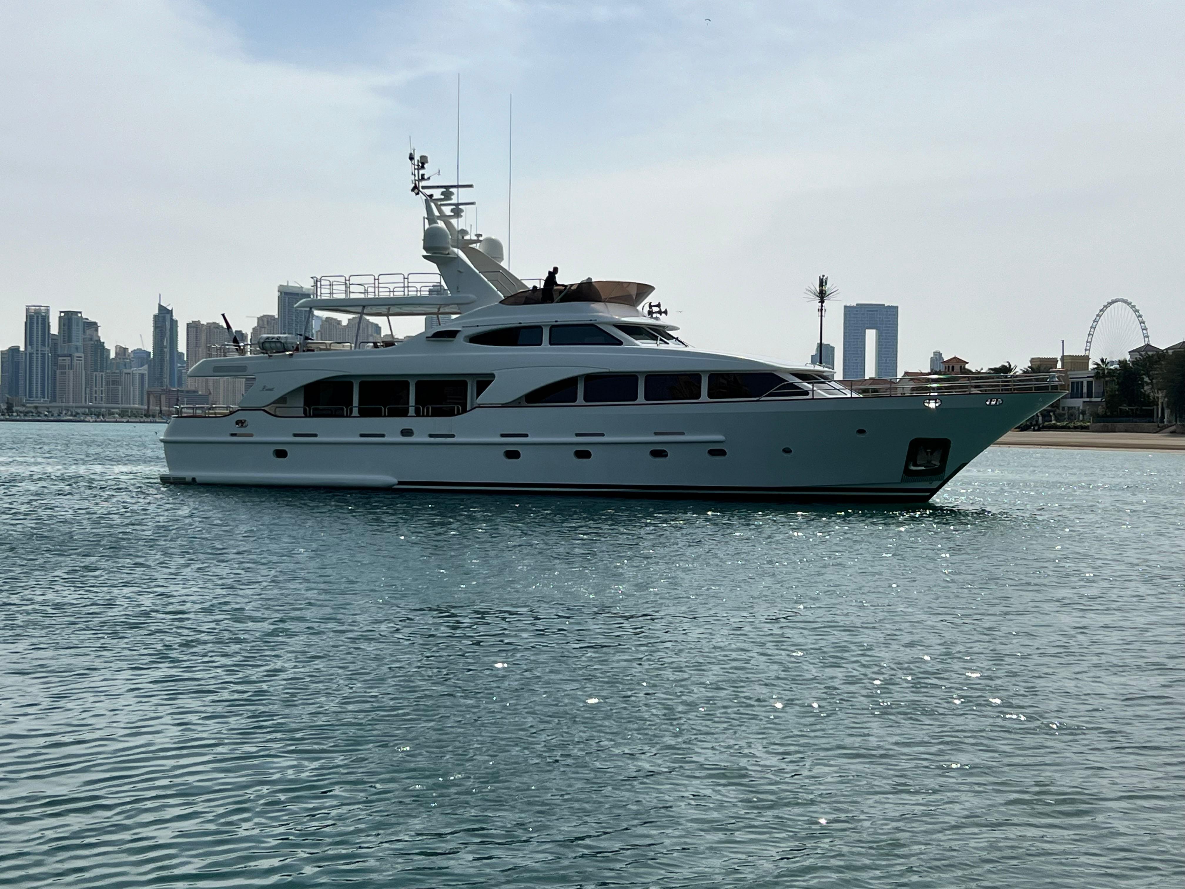 Benetti 100 | 2008 | 30m | Boatshop24