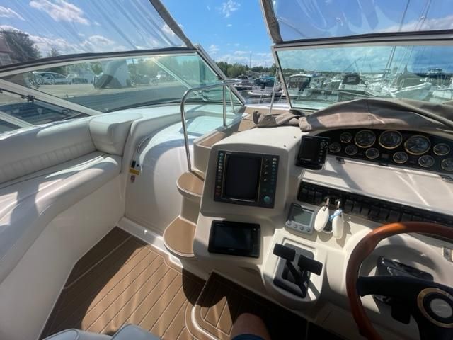 1999 Cruisers Yachts 3870 Esprit - Weber Yachts