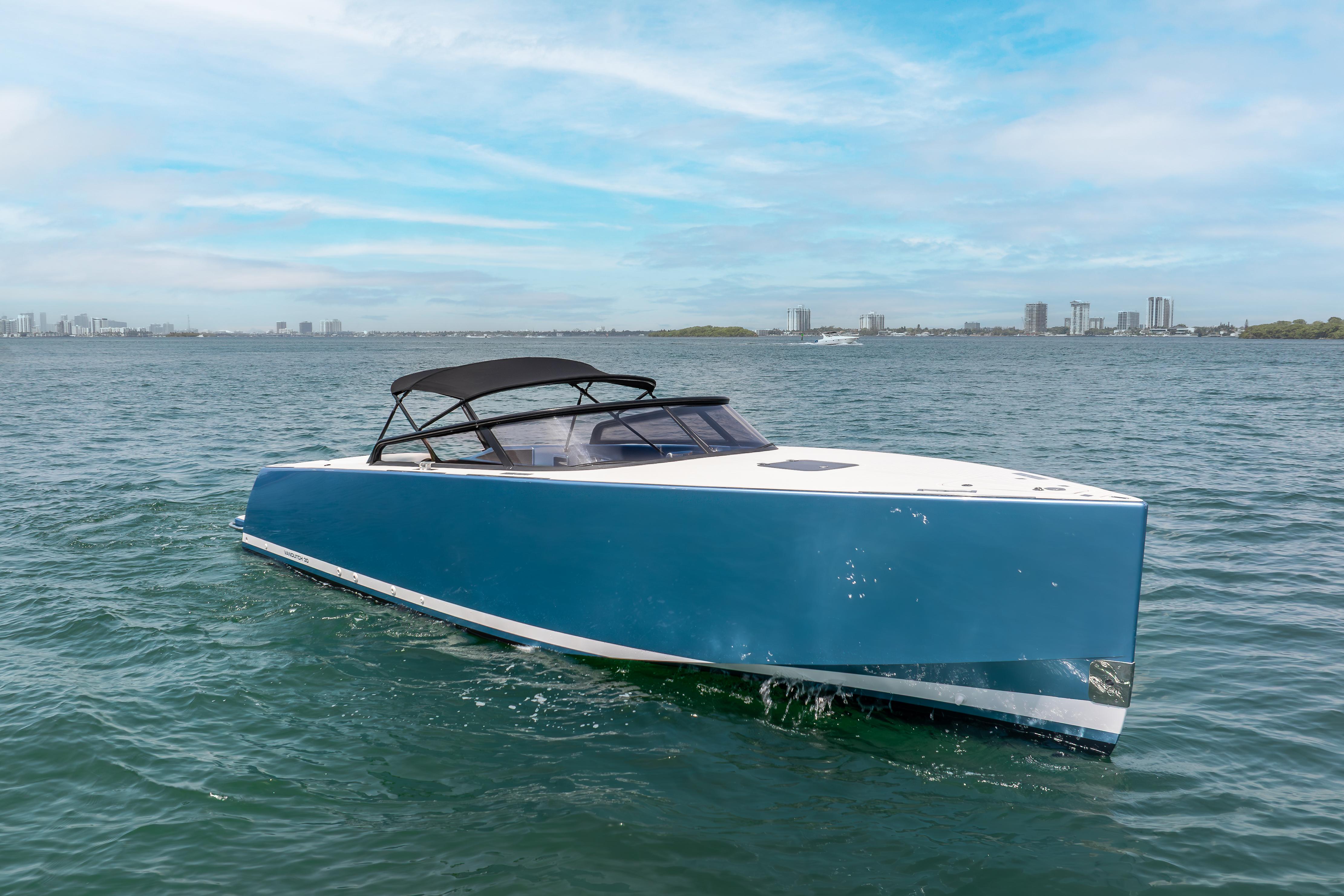 2018 VanDutch 30 Cruiser for sale - YachtWorld